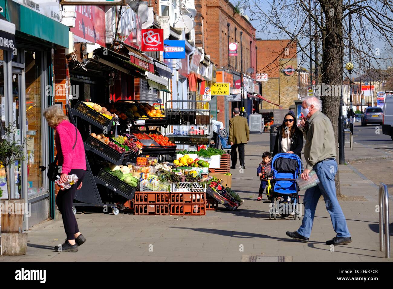 Ealing road hi-res stock photography and images - Alamy