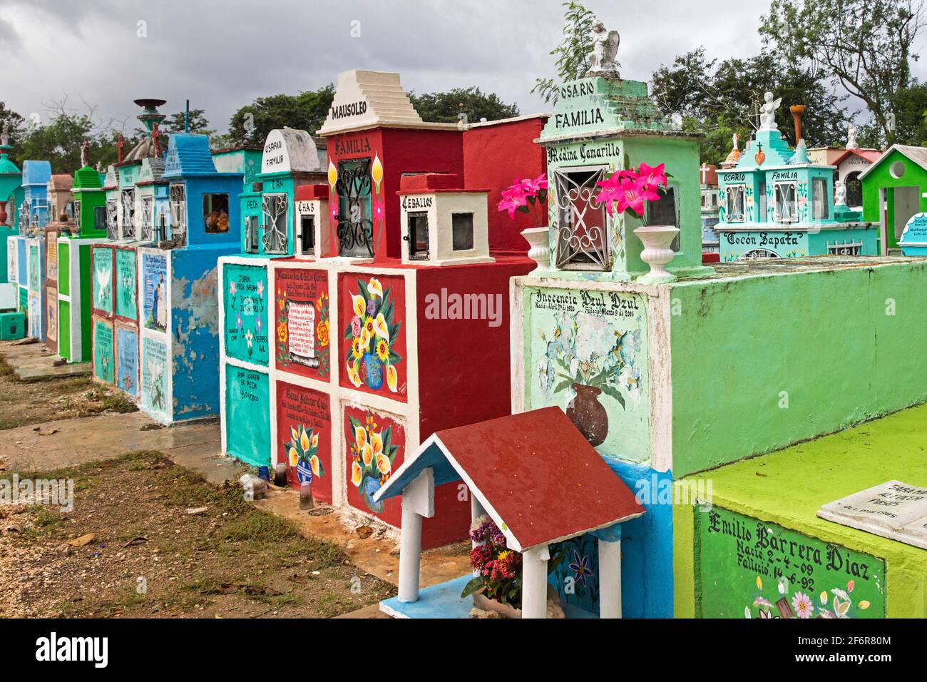Mexican tombstone tombstones graves hi-res stock photography and images ...