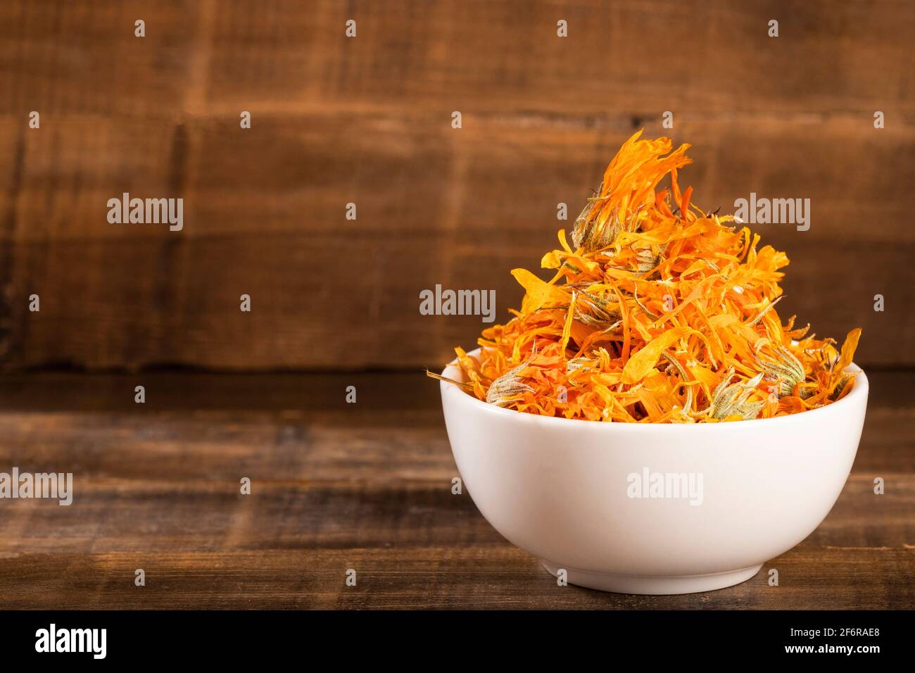 Dried calendula flowers - Calendula officinalis Stock Photo - Alamy