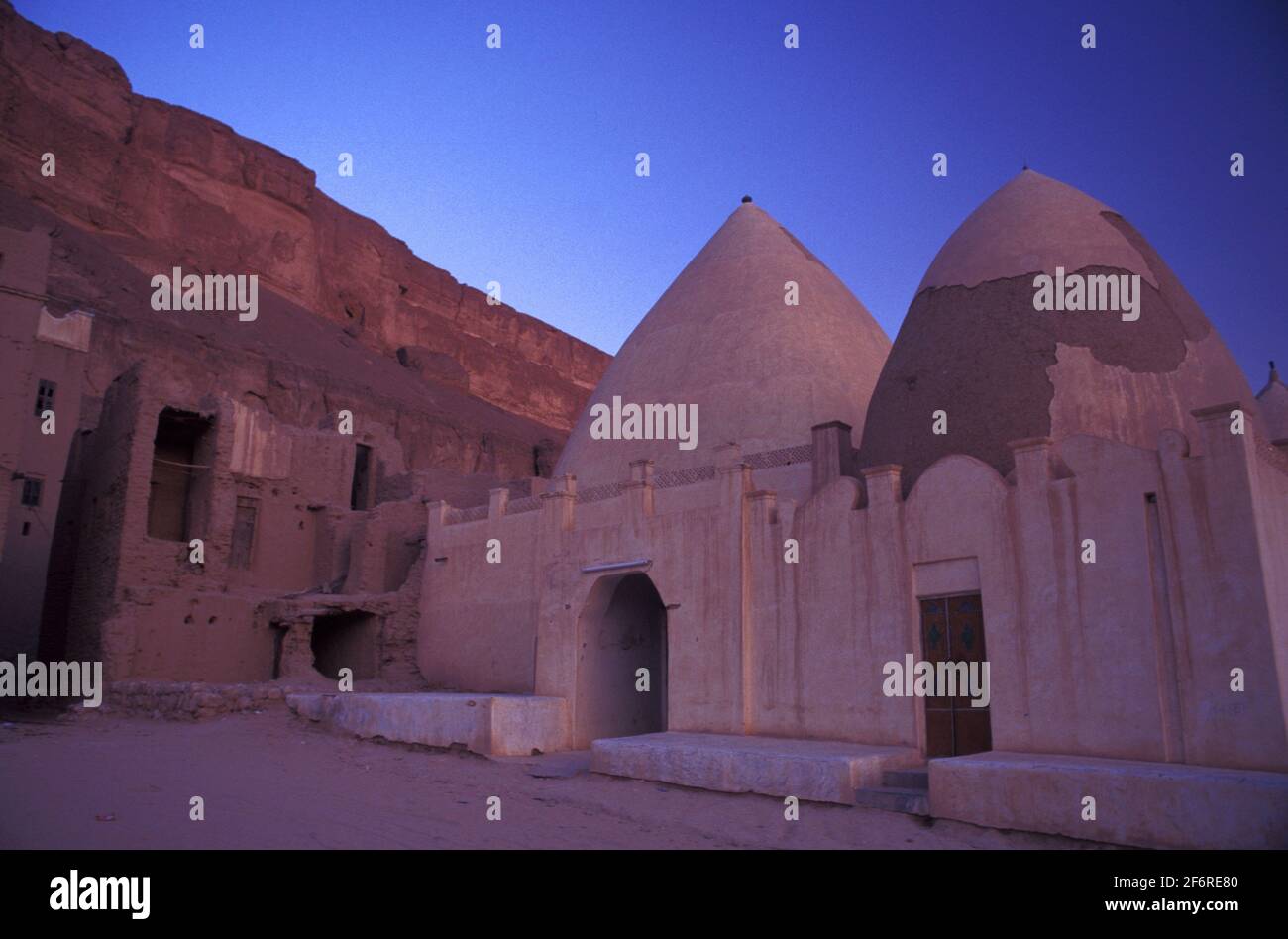 Wadi hadhramaut hi-res stock photography and images - Alamy