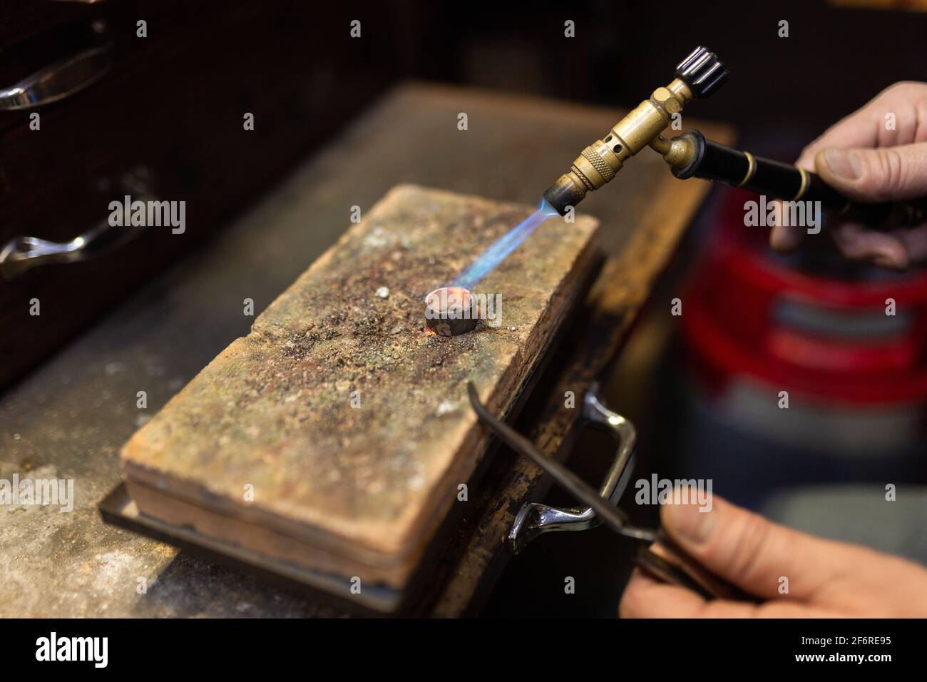 Soldering workbench hi-res stock photography and images - Alamy