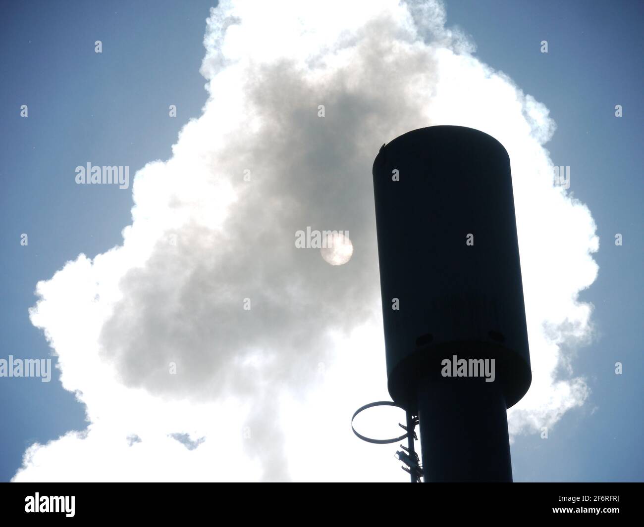 Chimney fumes hi-res stock photography and images - Alamy