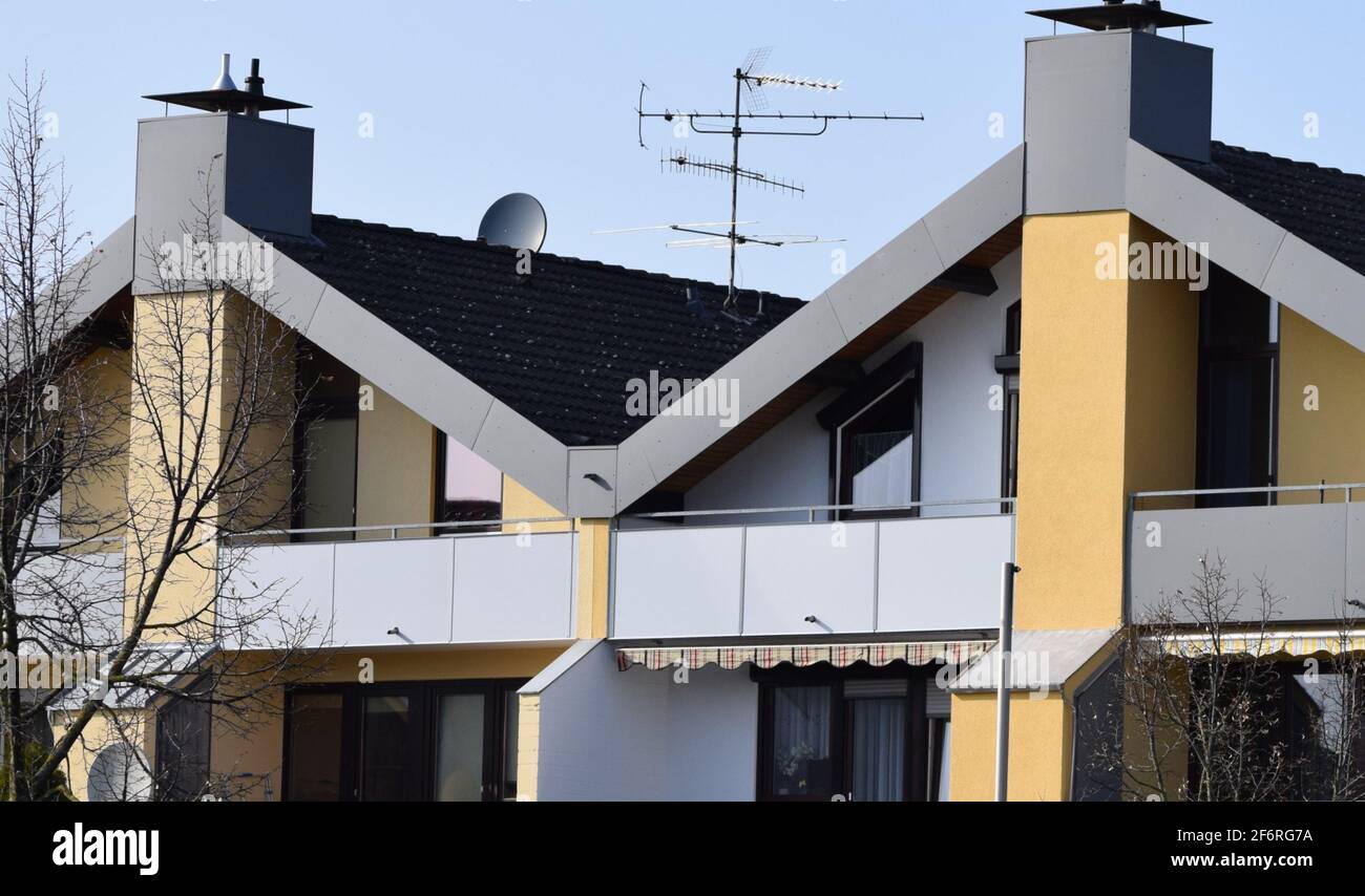 Sheathed House Facade High Resolution Stock Photography and Images - Alamy