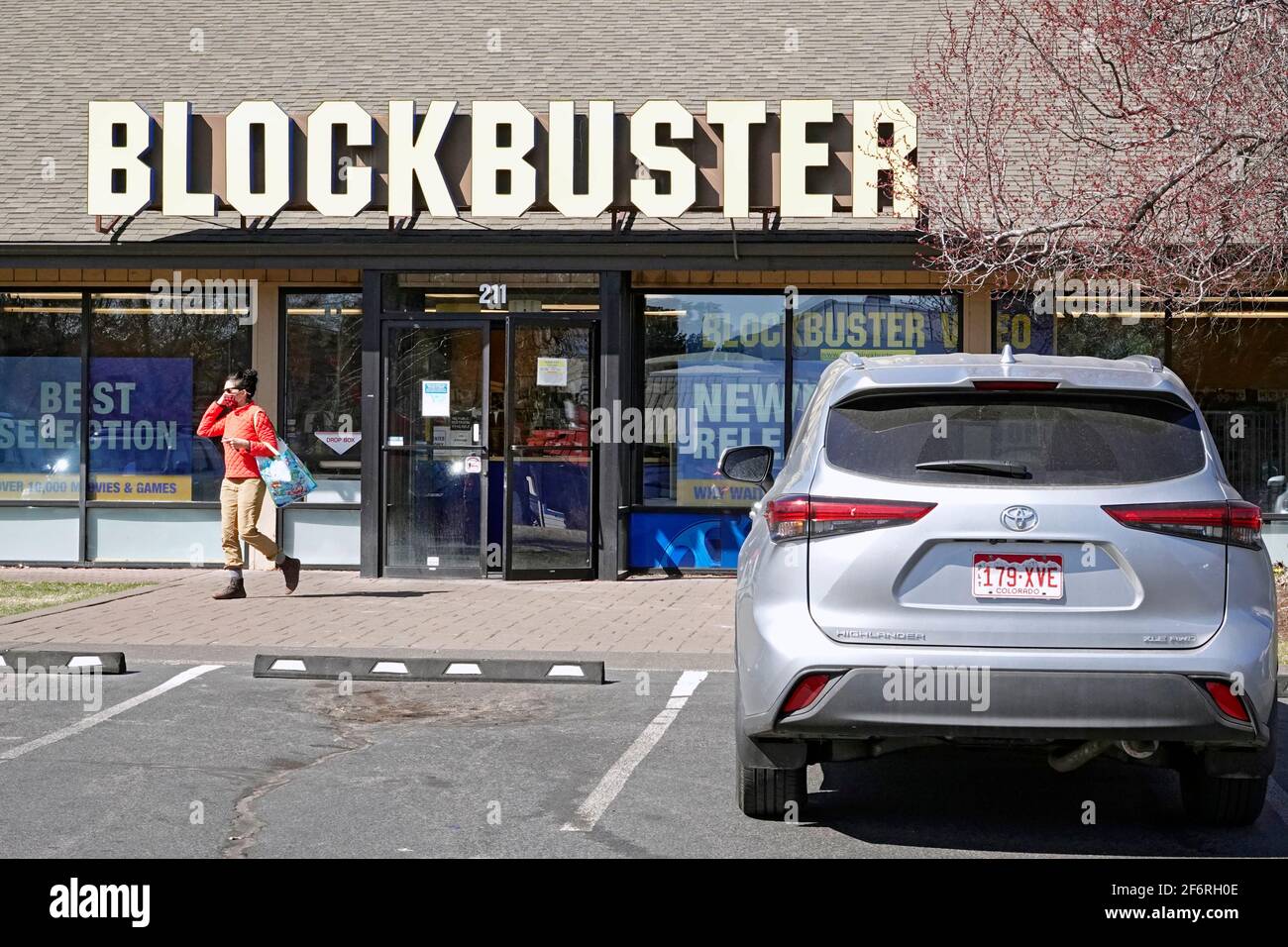 Blockbuster store sign hi-res stock photography and images - Alamy