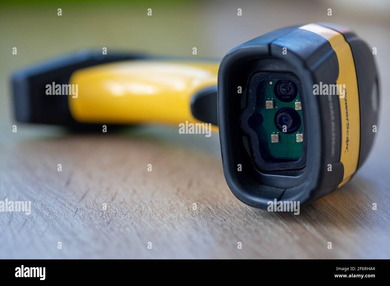 Grocery store bar scan hi-res stock photography and images - Alamy