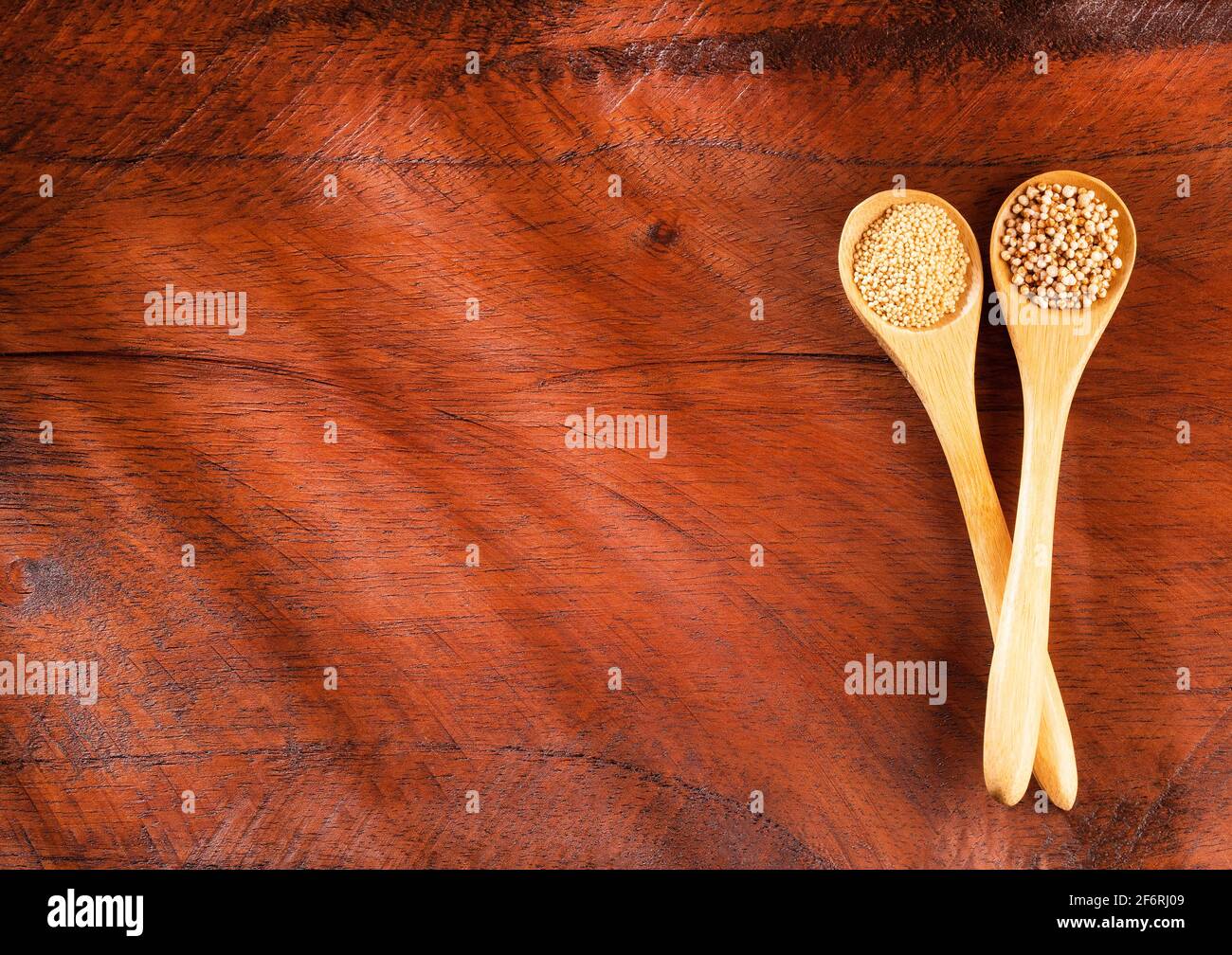 Popped and raw amaranth seeds - Amaranthus Stock Photo - Alamy