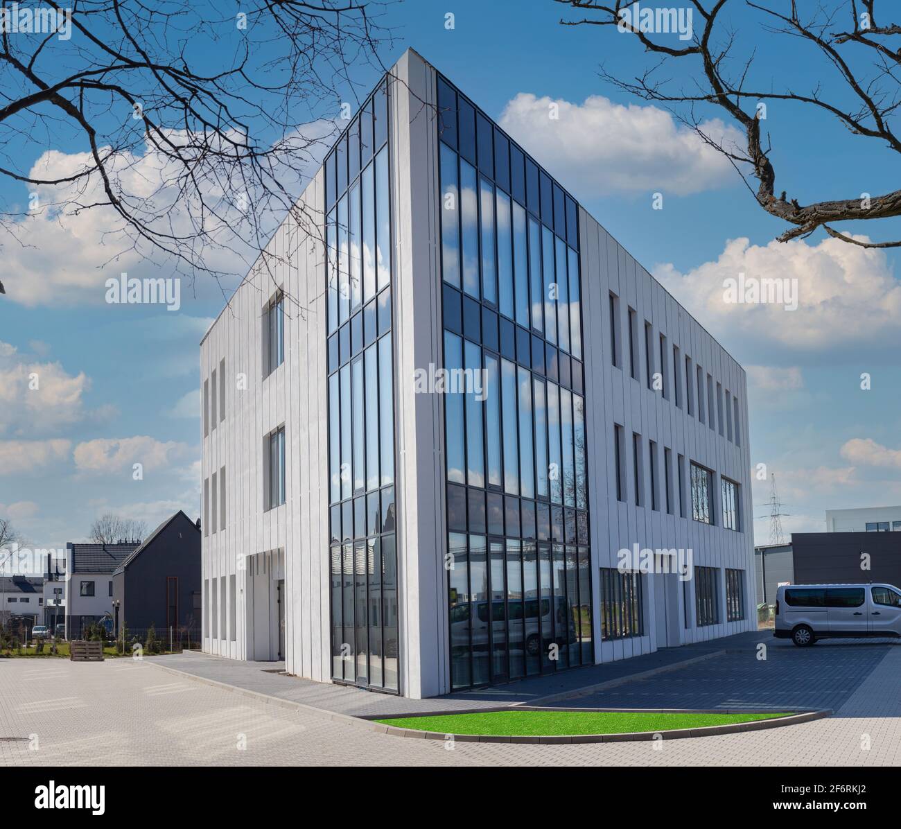 Bright modern office hi-res stock photography and images - Alamy