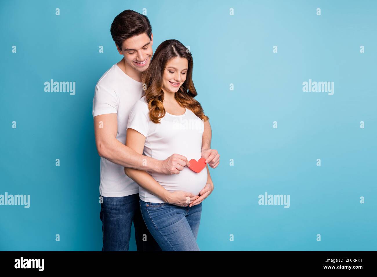 Photo of young cheerful lovely smiling positive happy family husband ...