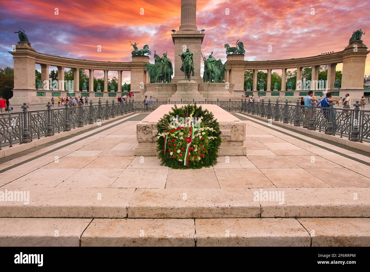 Europe square hi-res stock photography and images - Alamy