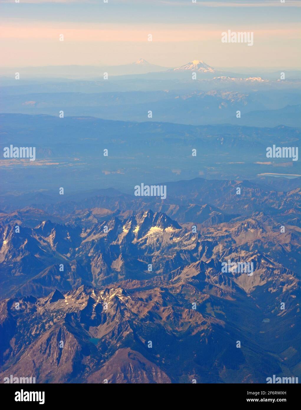 Cascade mountain range hi-res stock photography and images - Alamy