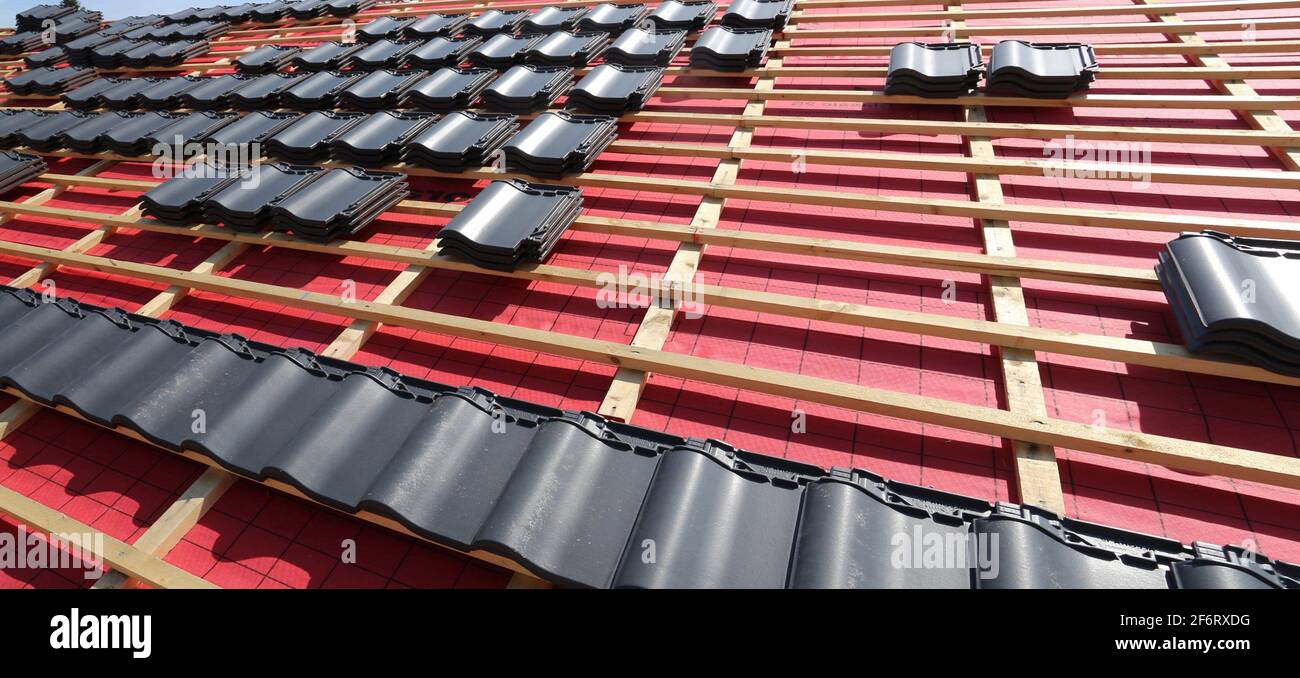 Roofing progress hi-res stock photography and images - Alamy