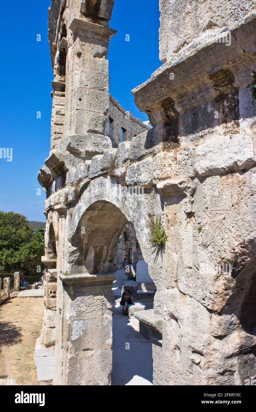 The amphitheatre building hi-res stock photography and images - Alamy