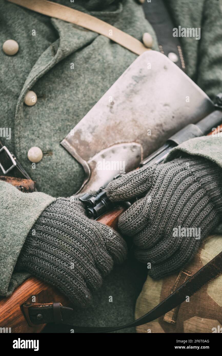 Sapper shovel hi-res stock photography and images - Alamy