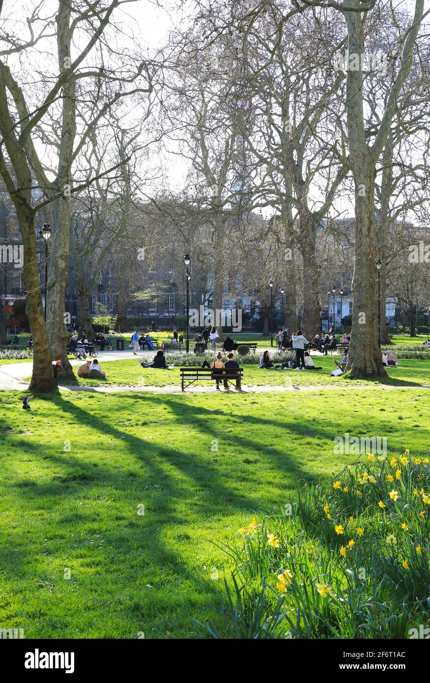Russell square park hi-res stock photography and images - Alamy