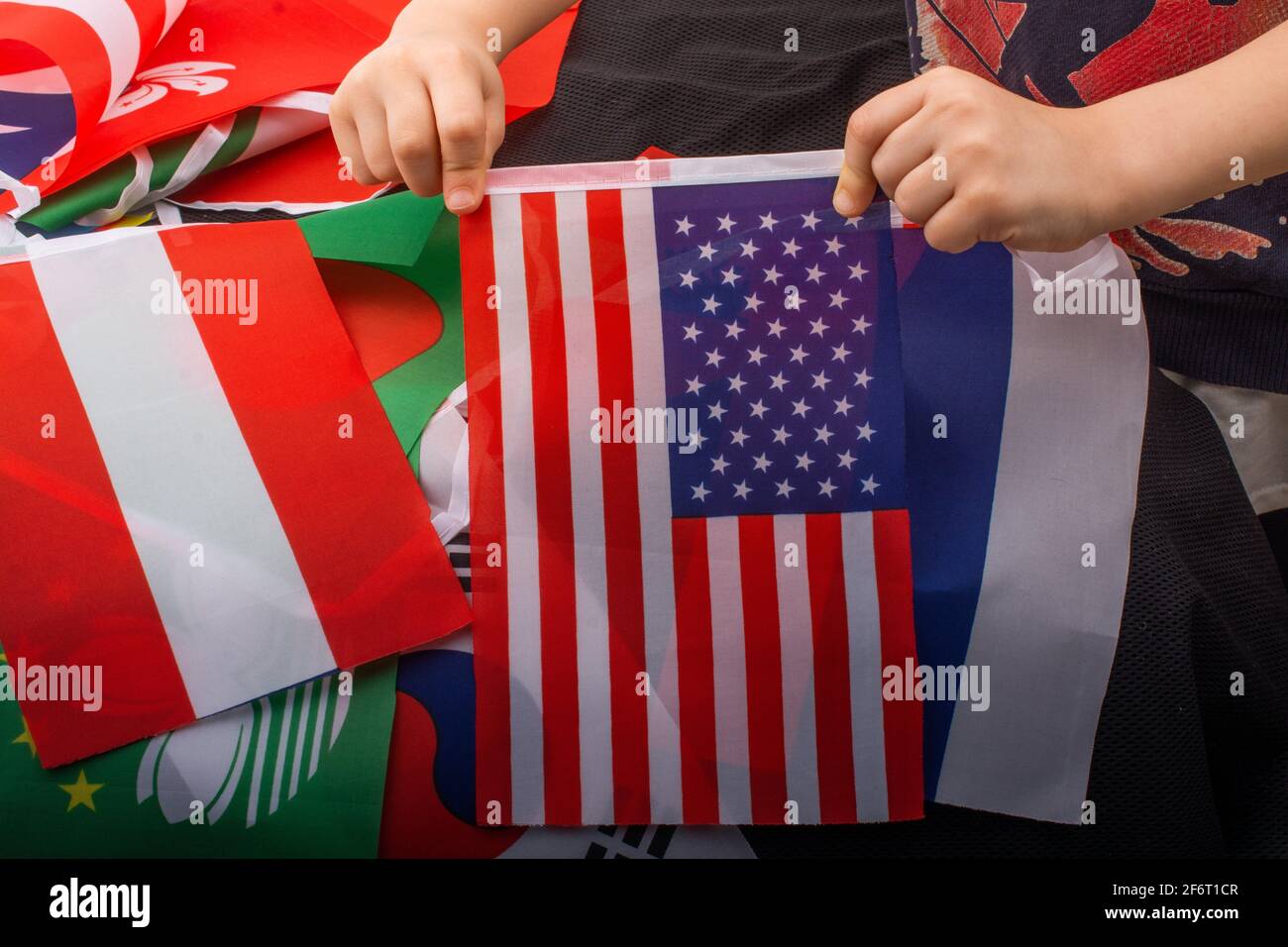 Kid hand american flag hi-res stock photography and images - Alamy