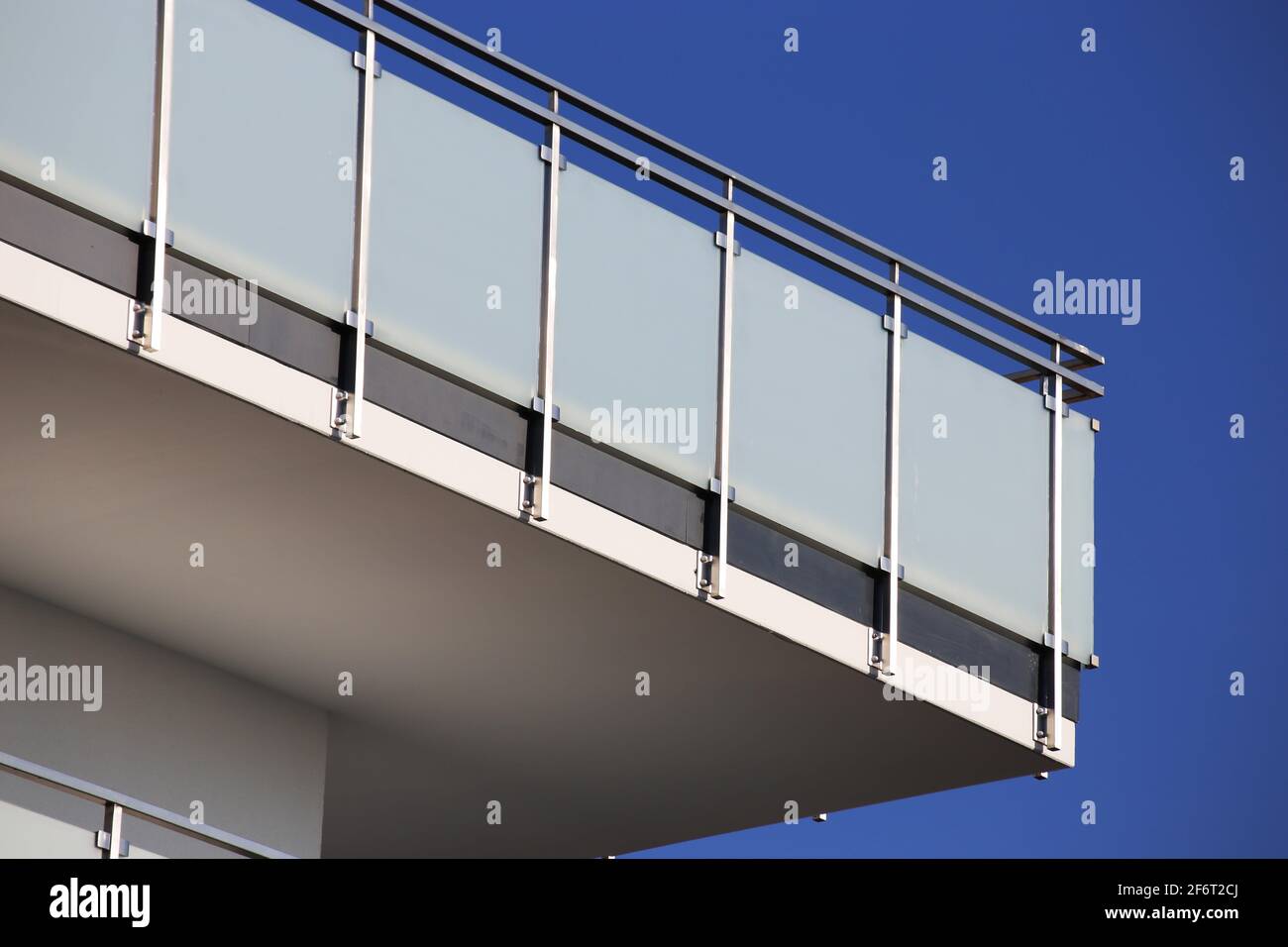 Modern railing hi-res stock photography and images - Alamy