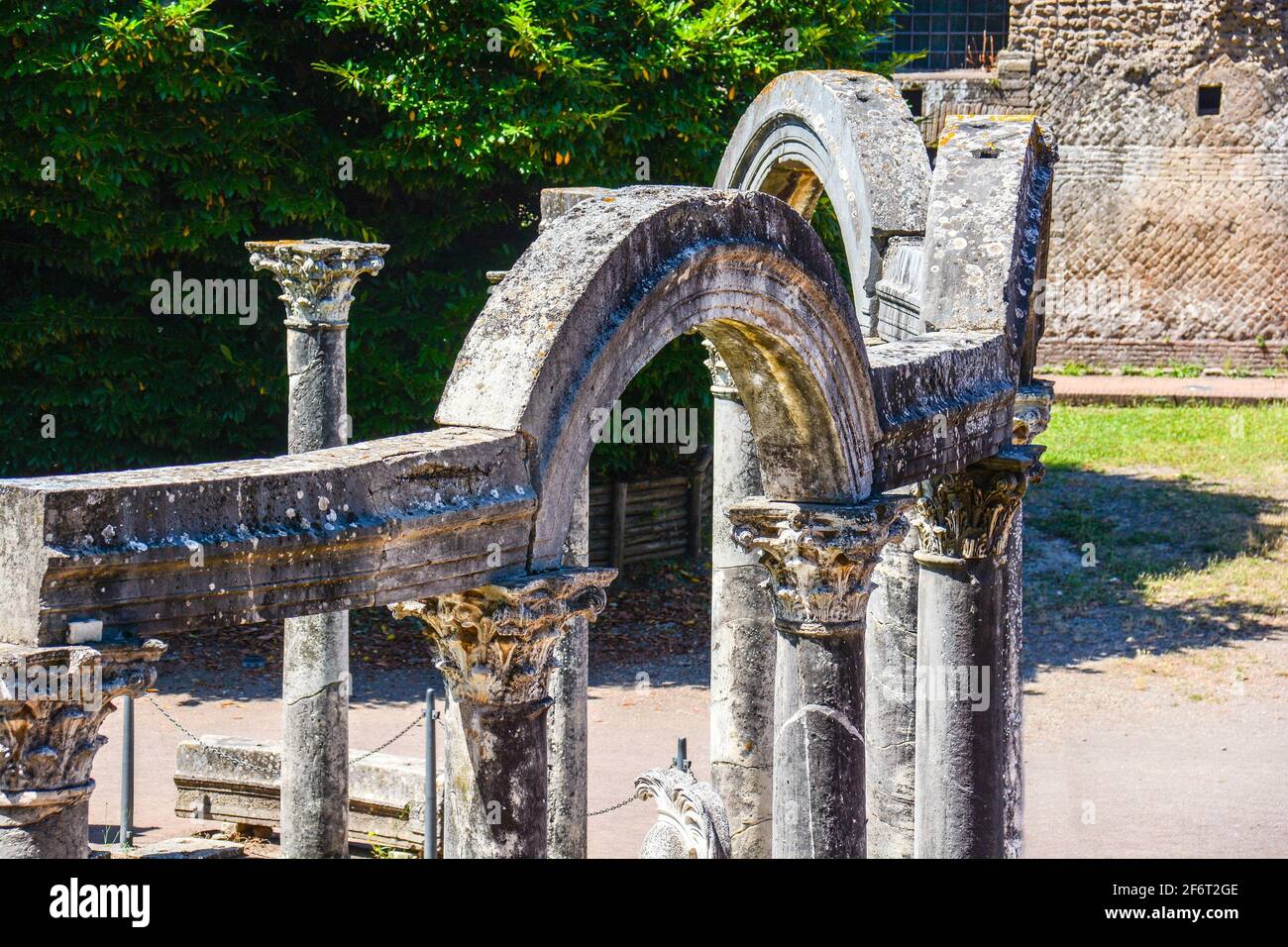 Romanesque Columns High Resolution Stock Photography and Images - Alamy
