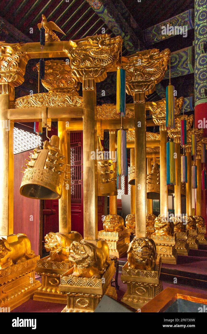 Ceremonial instruments hi-res stock photography and images - Alamy