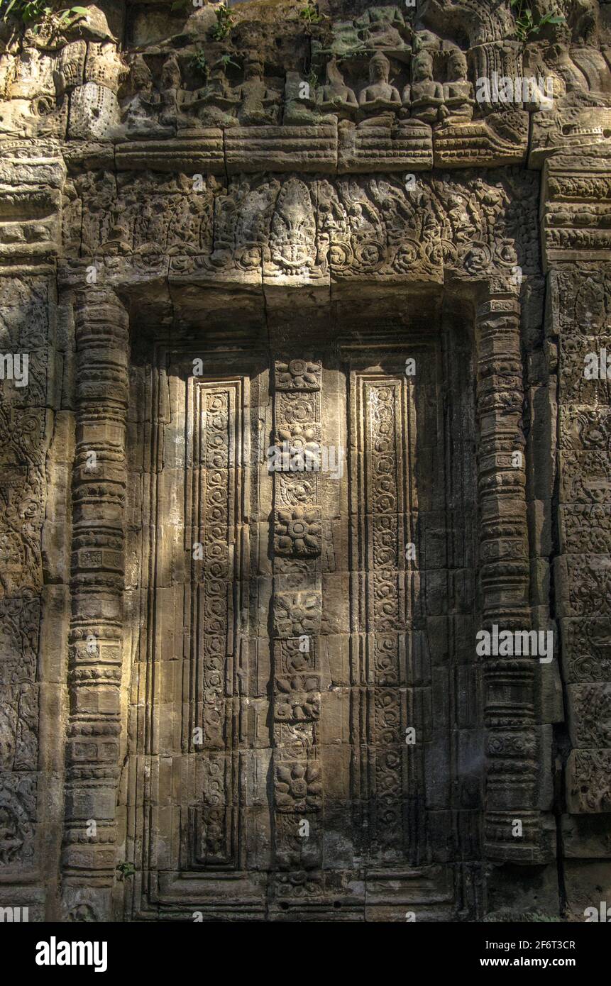 Angkor building hi-res stock photography and images - Alamy