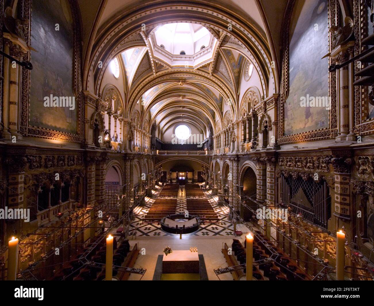 The interior of the basilica hi-res stock photography and images - Alamy