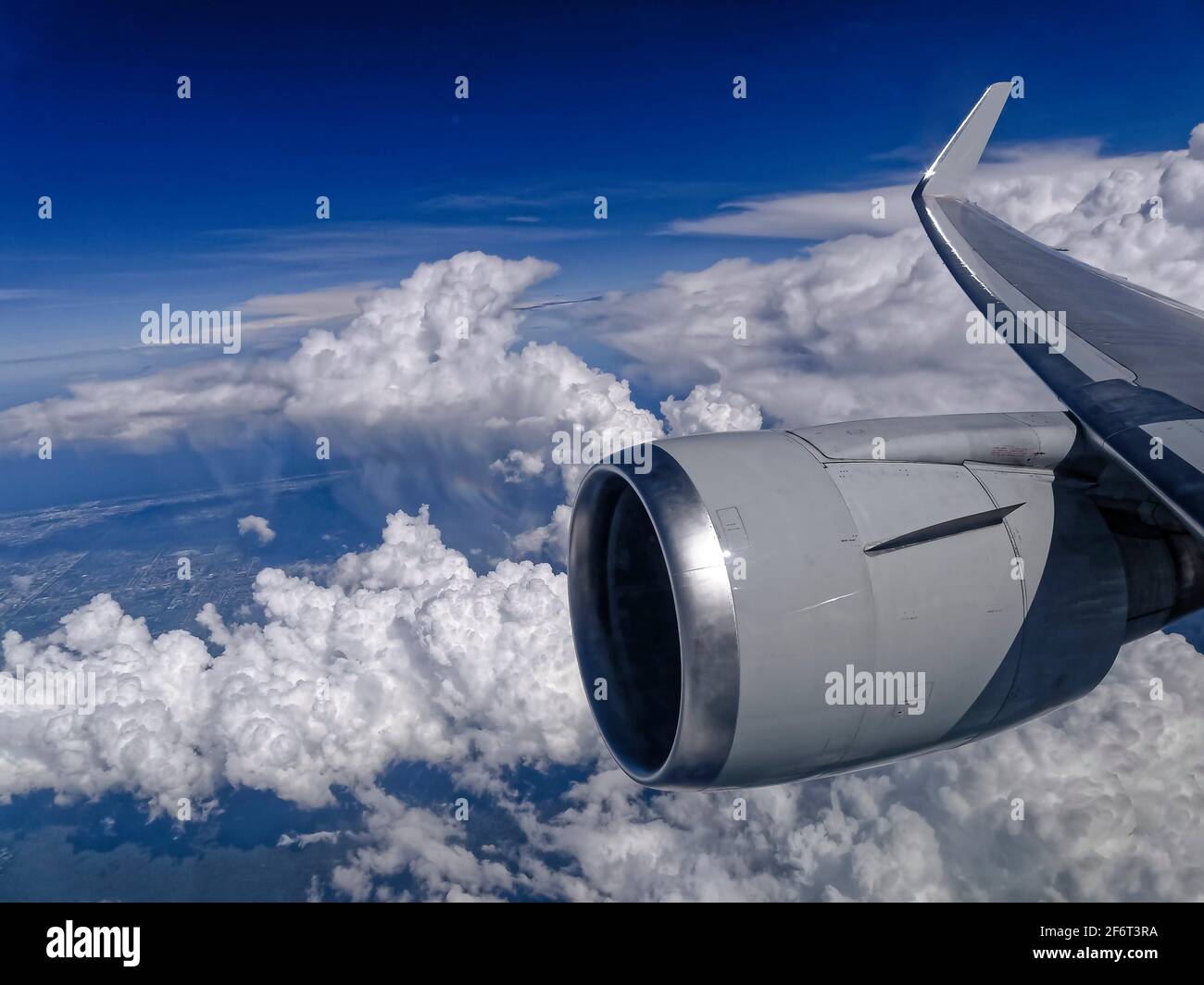 Flying outdoors hi-res stock photography and images - Alamy