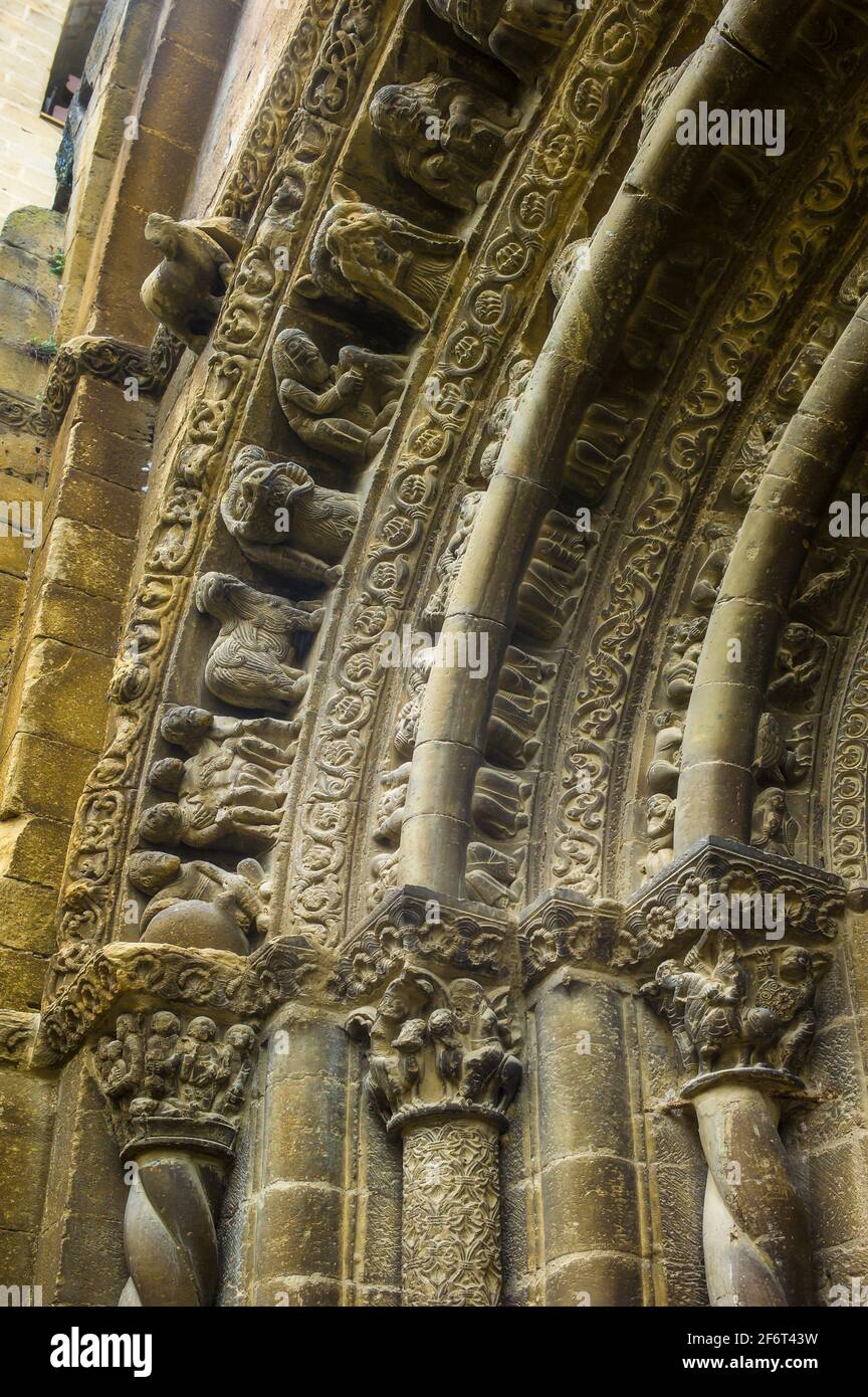 Aragonese romanesque architecture hi-res stock photography and images ...