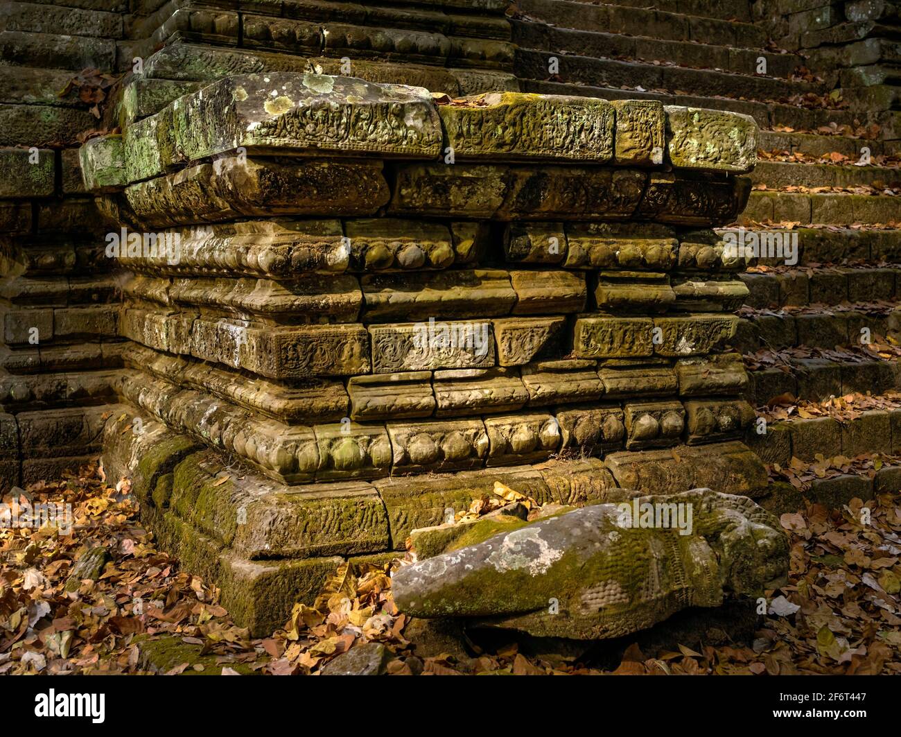 Angkor thom temples hi-res stock photography and images - Alamy