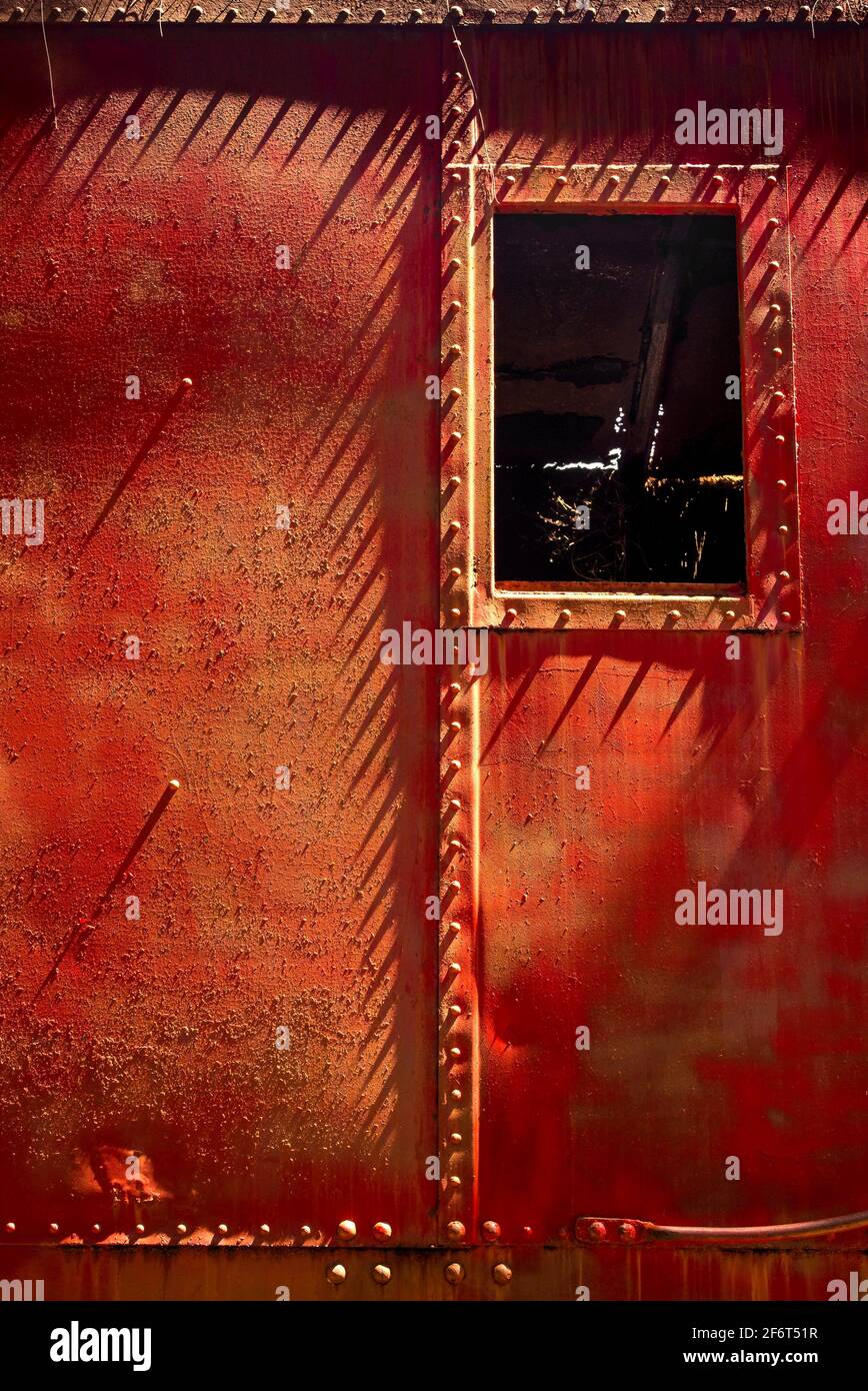 Rusted wagon hi-res stock photography and images - Alamy