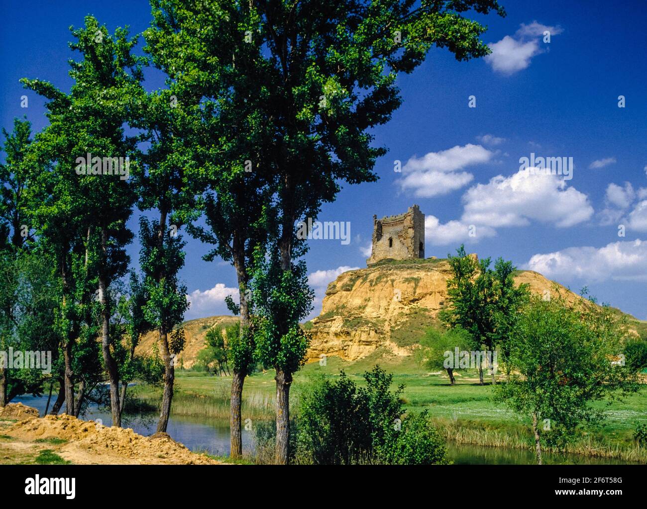 Old castle destroyed hi-res stock photography and images - Alamy