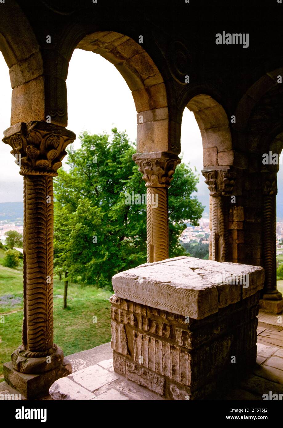 Pre romanesque architecture hi-res stock photography and images - Alamy