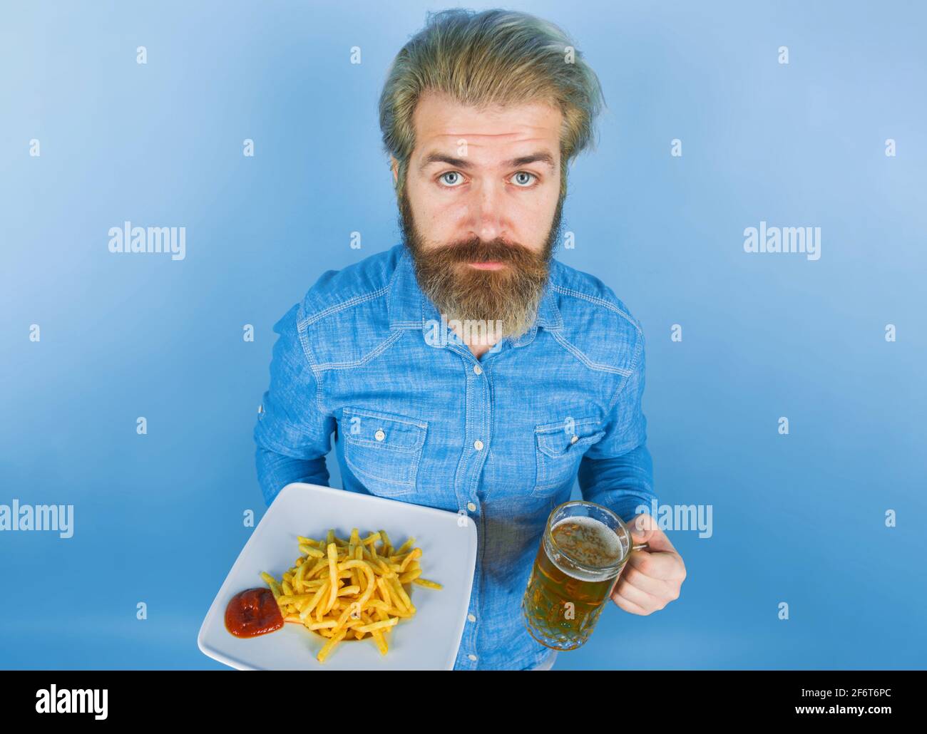 Alcohol server hi-res stock photography and images - Alamy