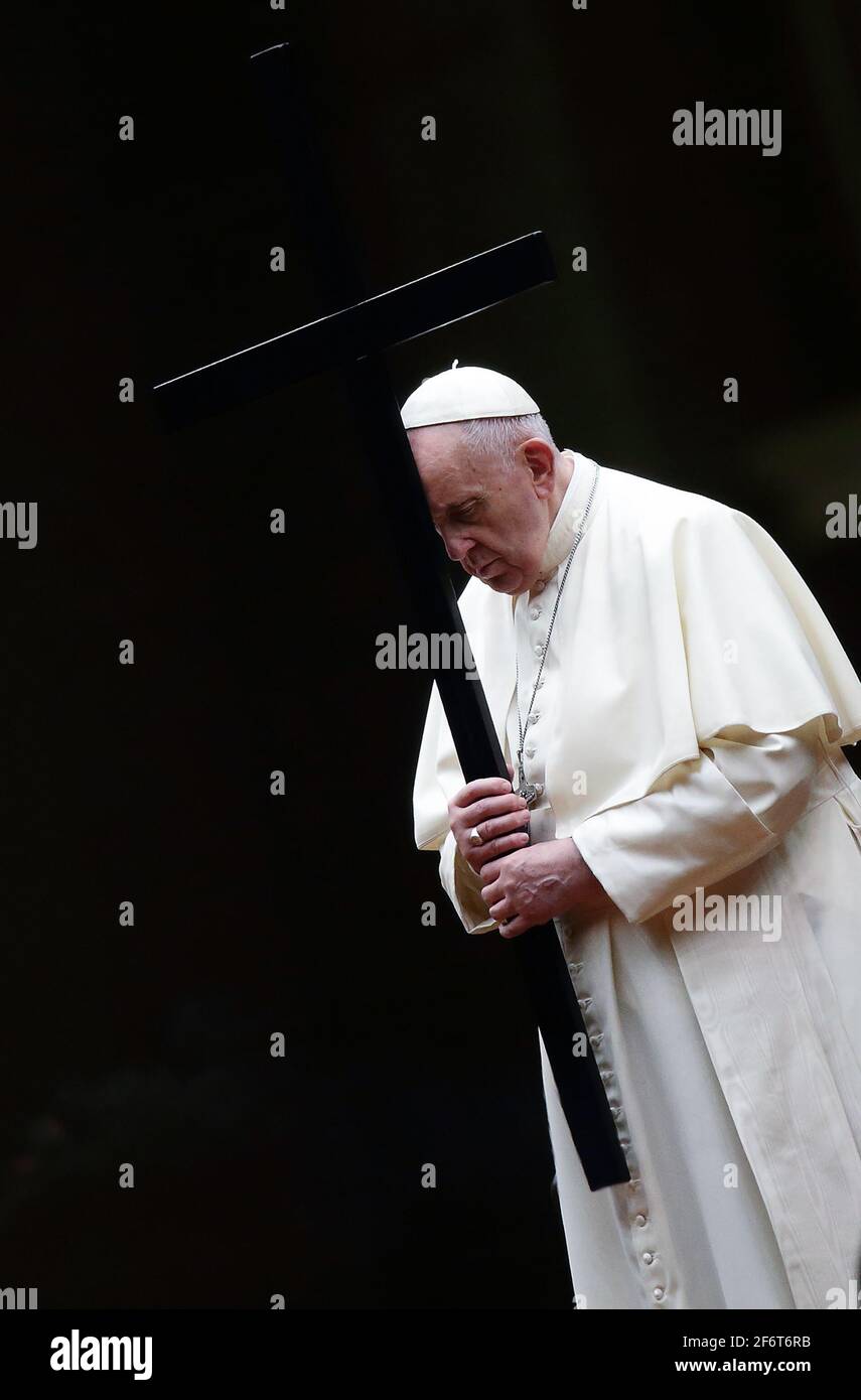 April 2, 2021 - Vatican City (Holy See) POPE FRANCIS leads Good Friday ...