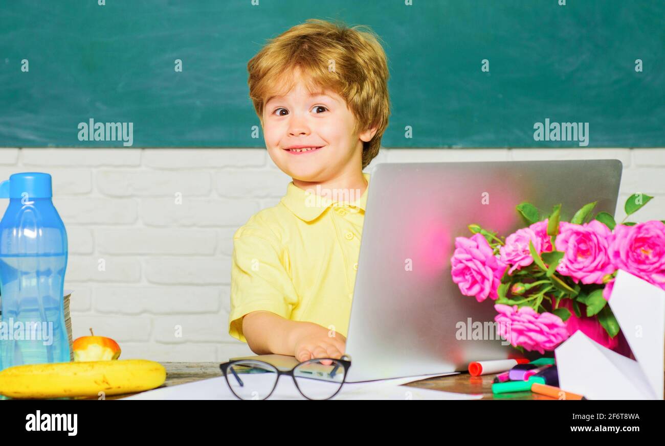 E learning classroom hi-res stock photography and images - Alamy