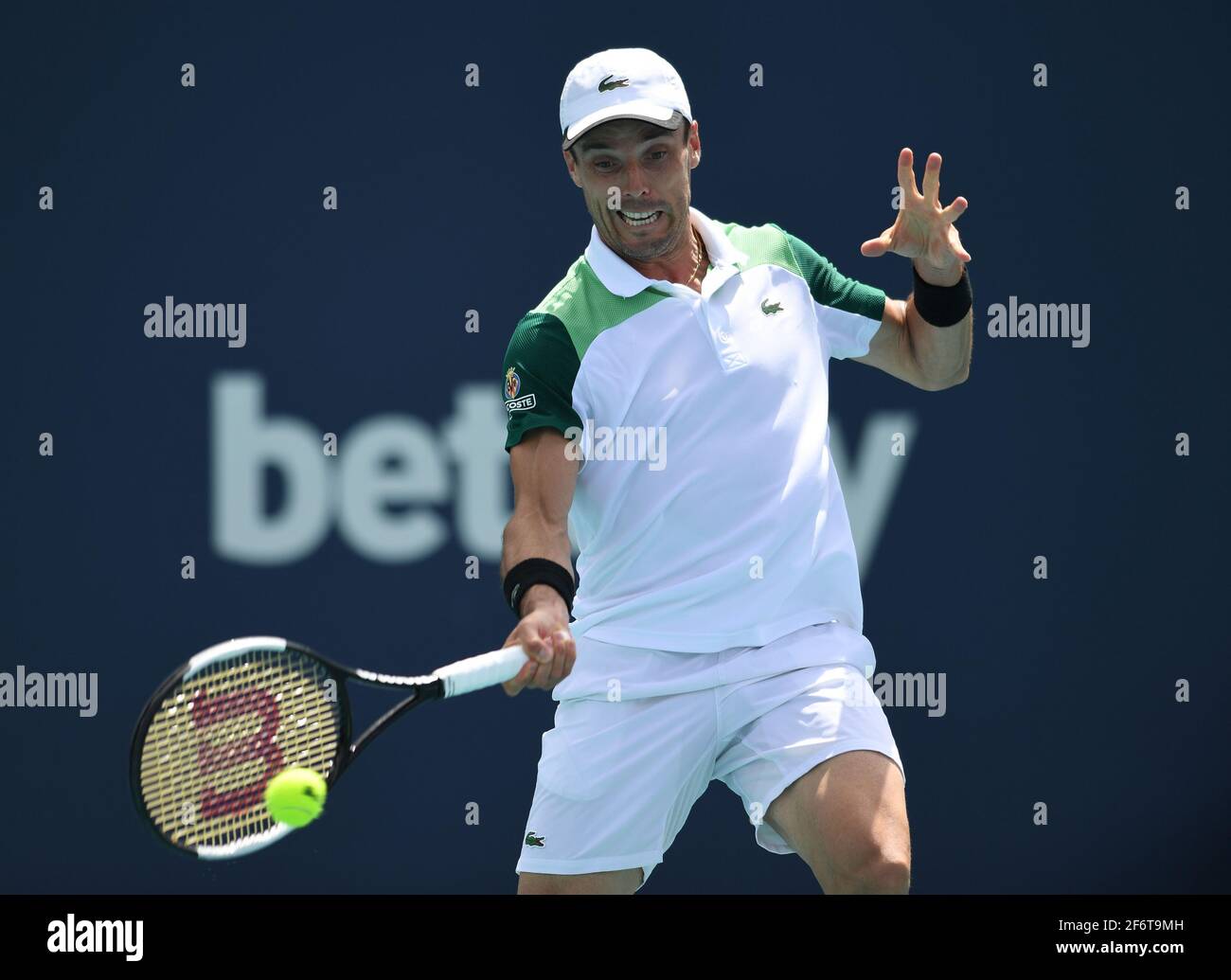 Miami Gardens, FL, USA. 02nd Apr, 2021. Jannik Sinner Vs Roberto ...