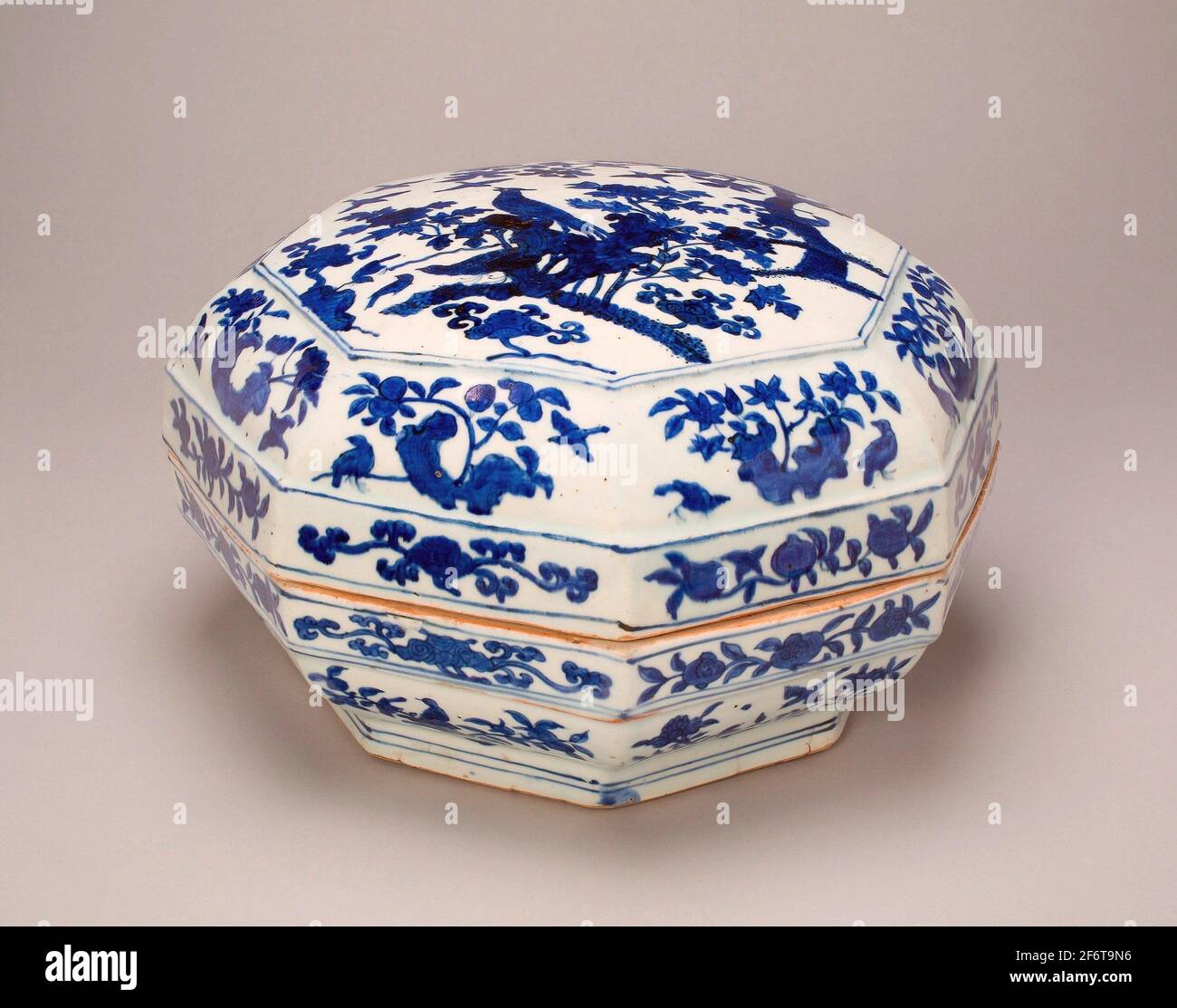 Octagonal box hi-res stock photography and images - Alamy