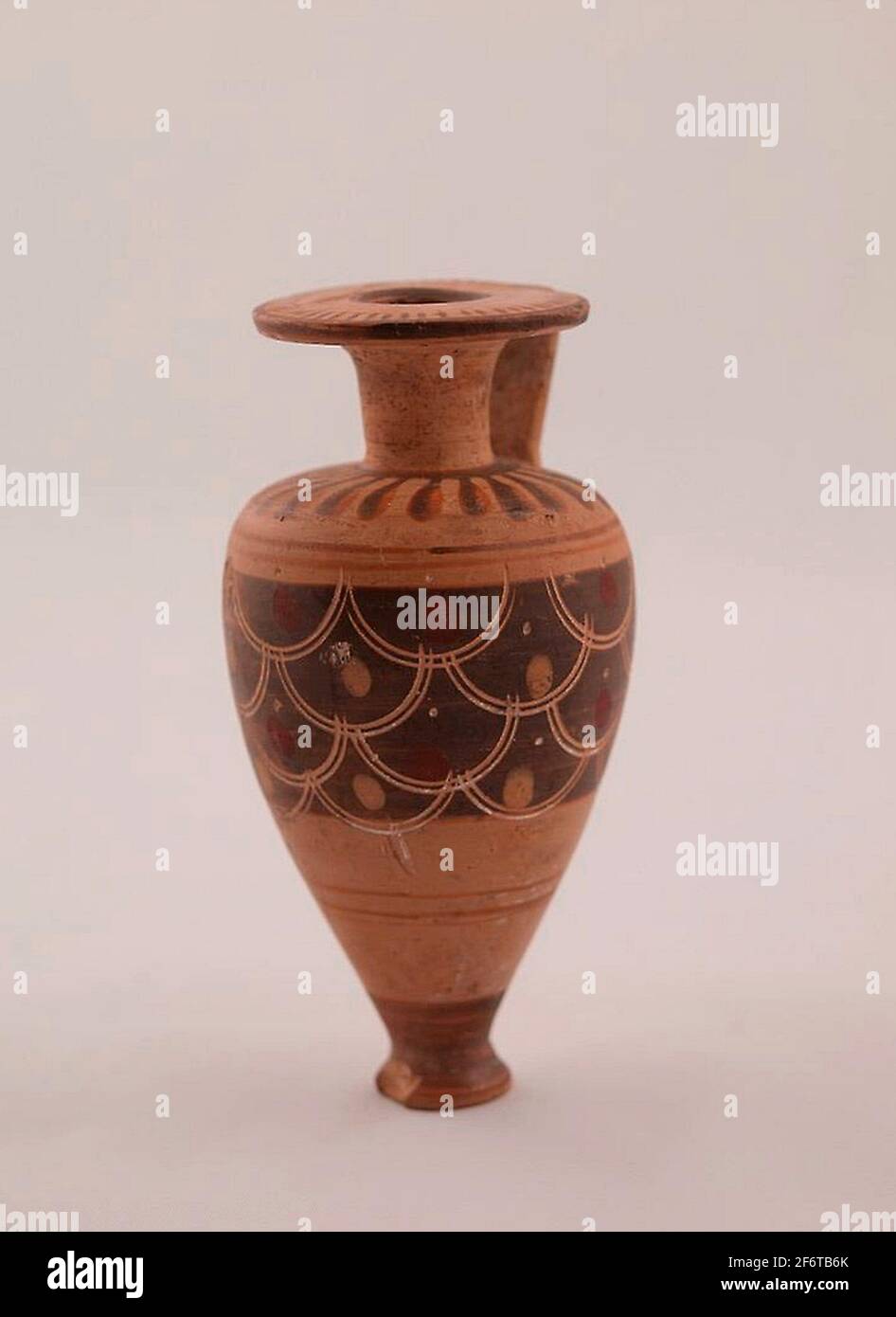 Corinthian aryballos hi-res stock photography and images - Alamy