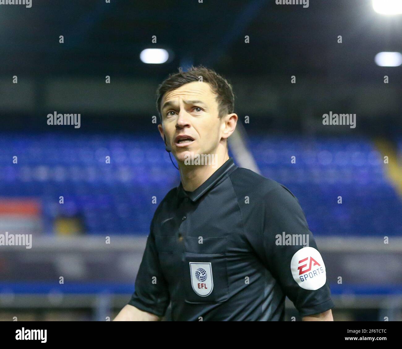 Tony harrington referee hi-res stock photography and images - Alamy