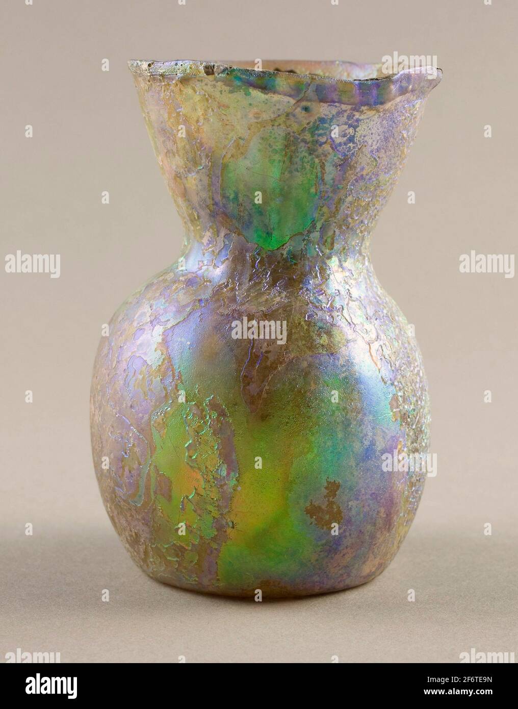 Ancient roman vase hi-res stock photography and images - Alamy