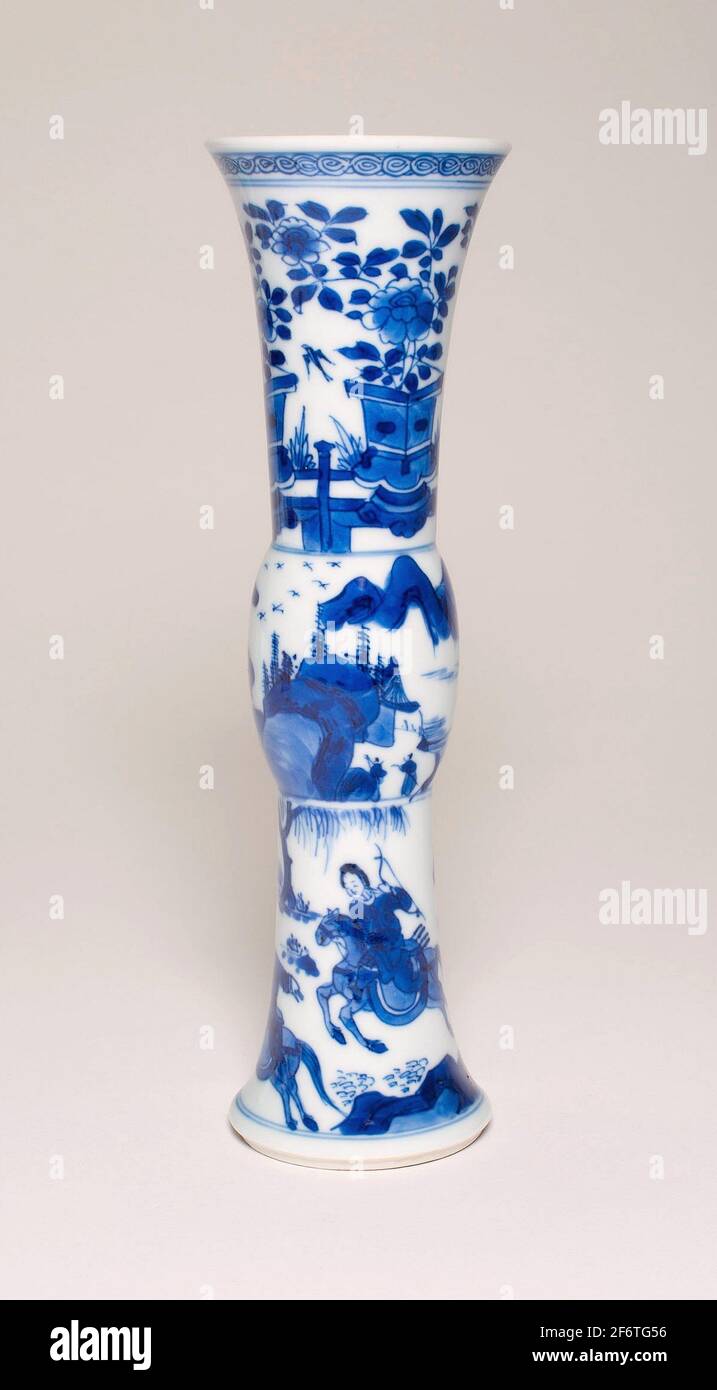 China and porcelain and figures hi-res stock photography and images - Alamy