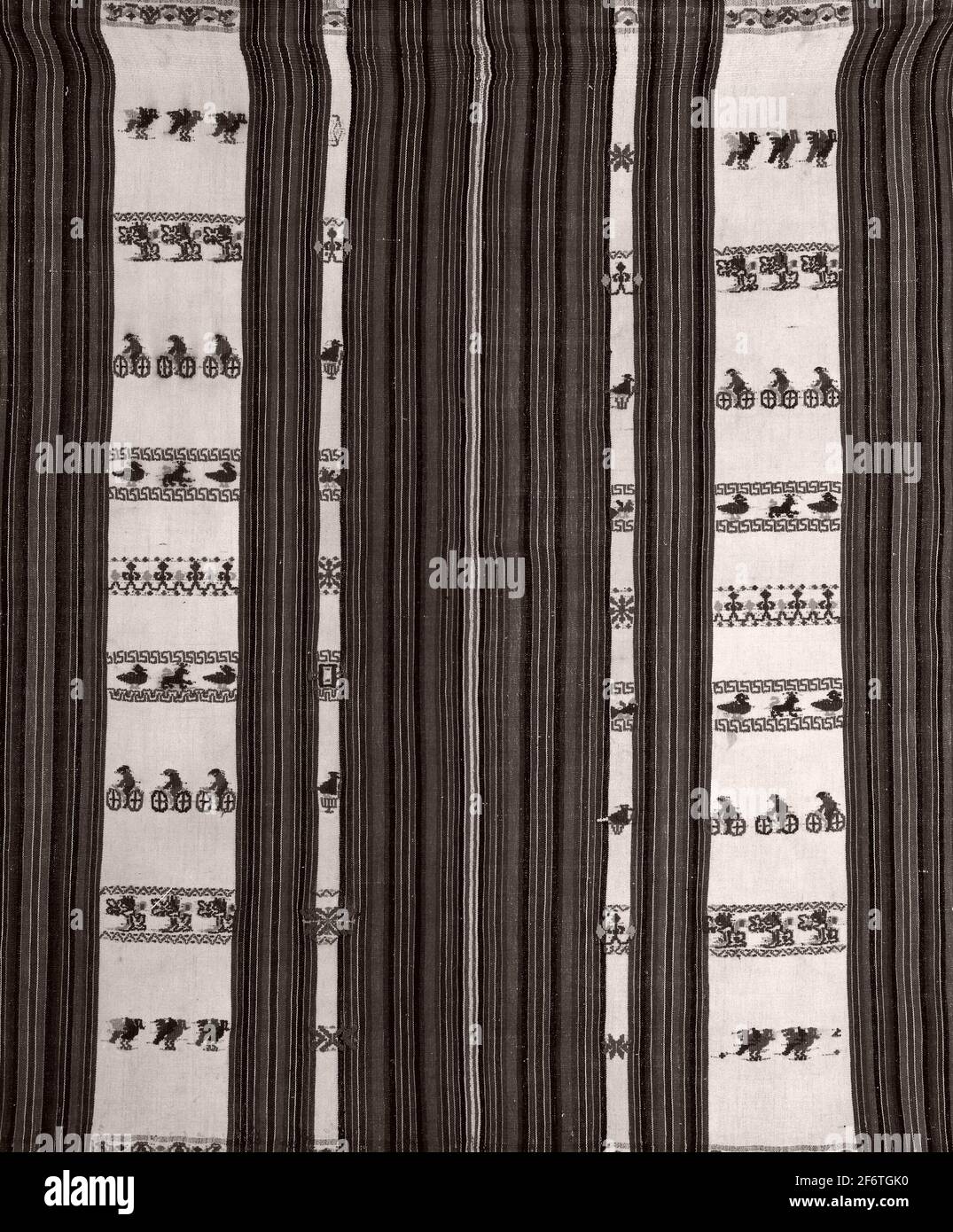 Guatemala shawl hi-res stock photography and images - Alamy