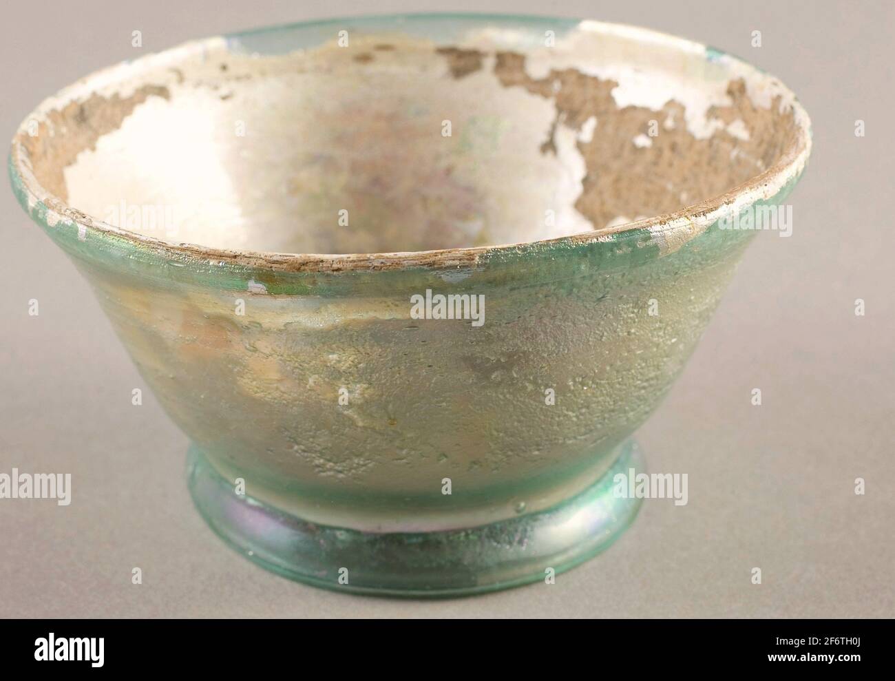 Ancient roman bowl hi-res stock photography and images - Alamy