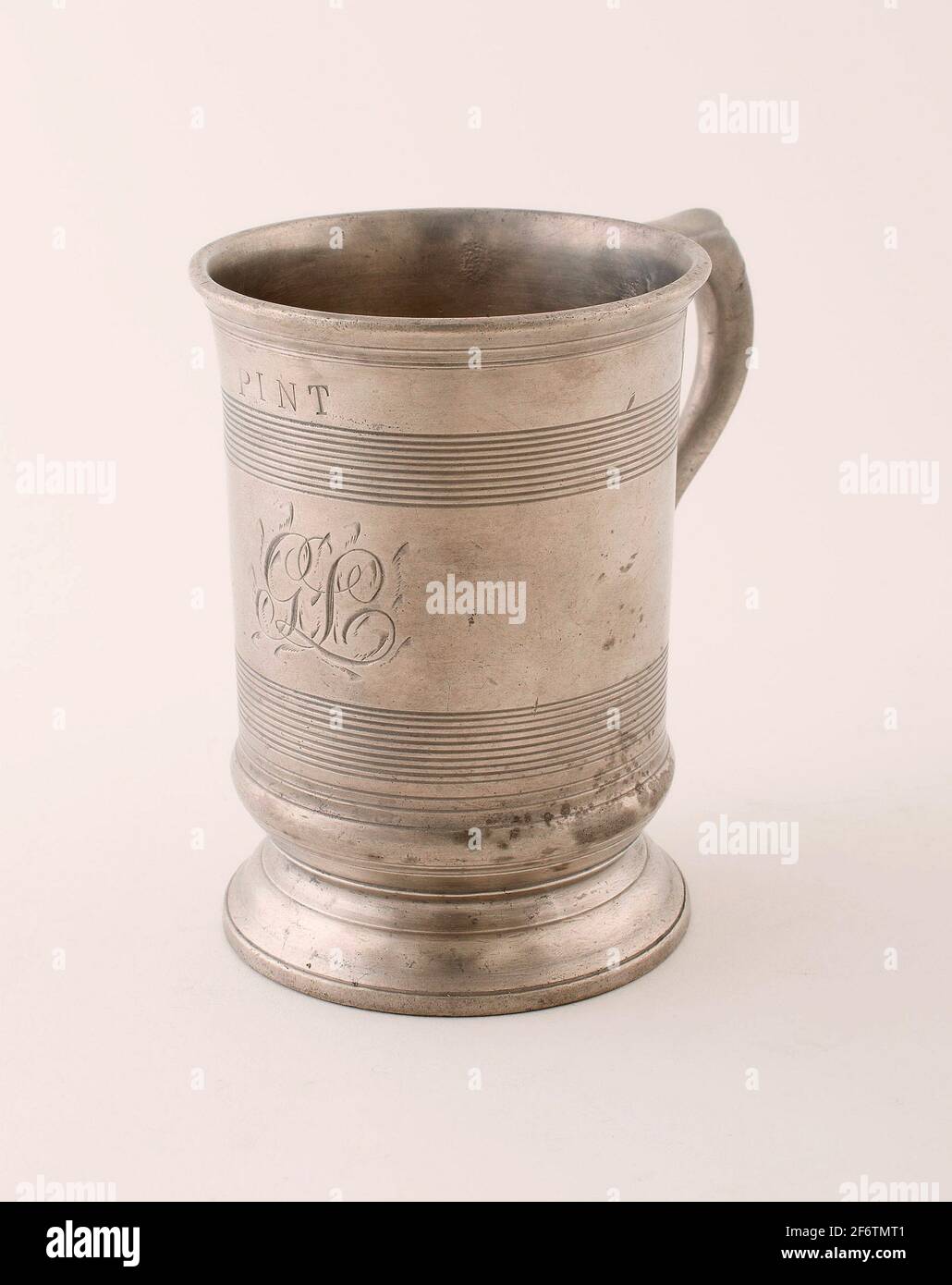 Pint Measure with Double C Handle - 19th century - England. Pewter ...