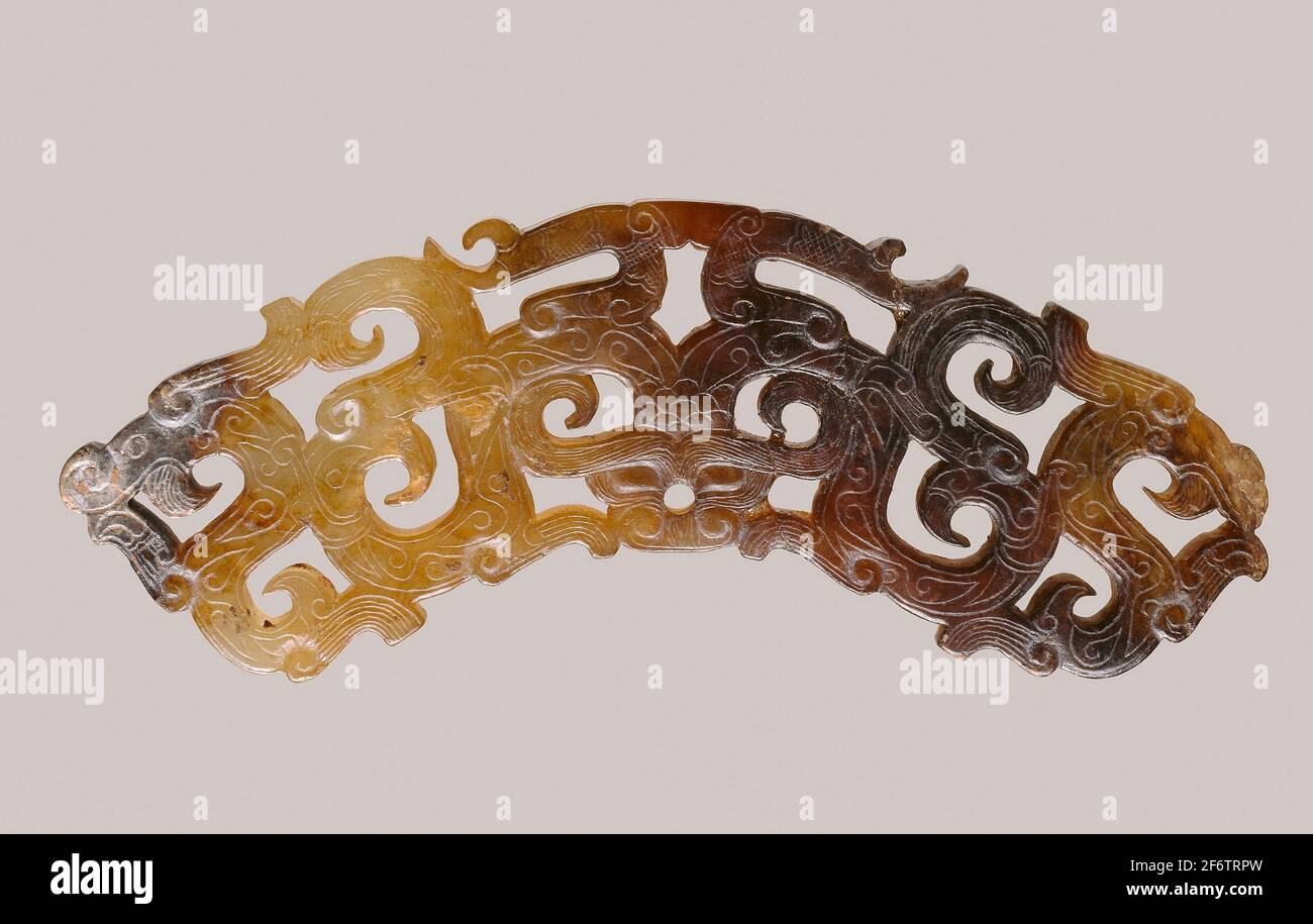 Zhou dynasty jade dragon pendant hi-res stock photography and images ...