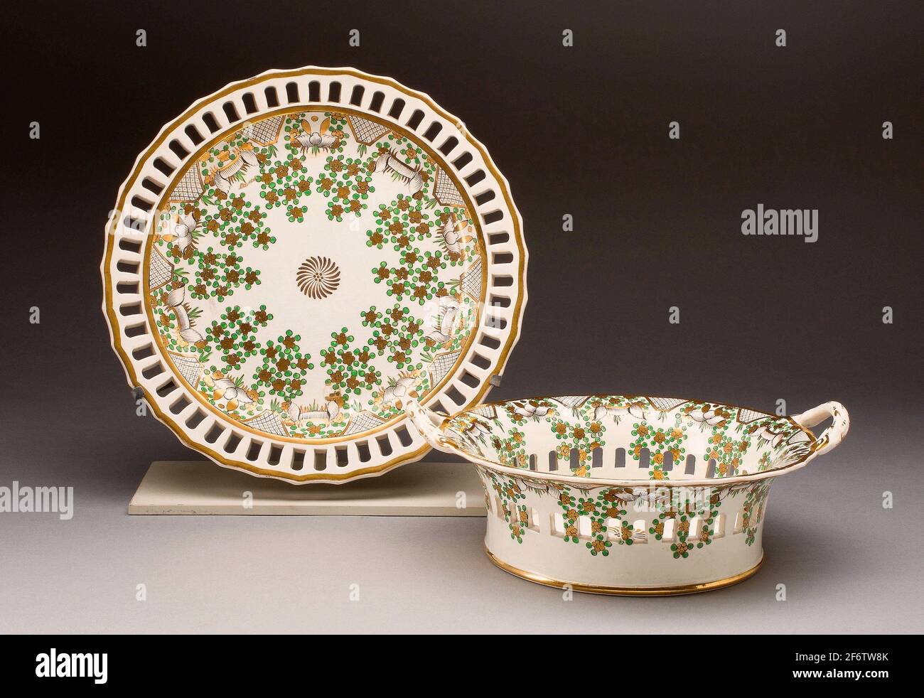 Spode pottery porcelain factory hi-res stock photography and images - Alamy