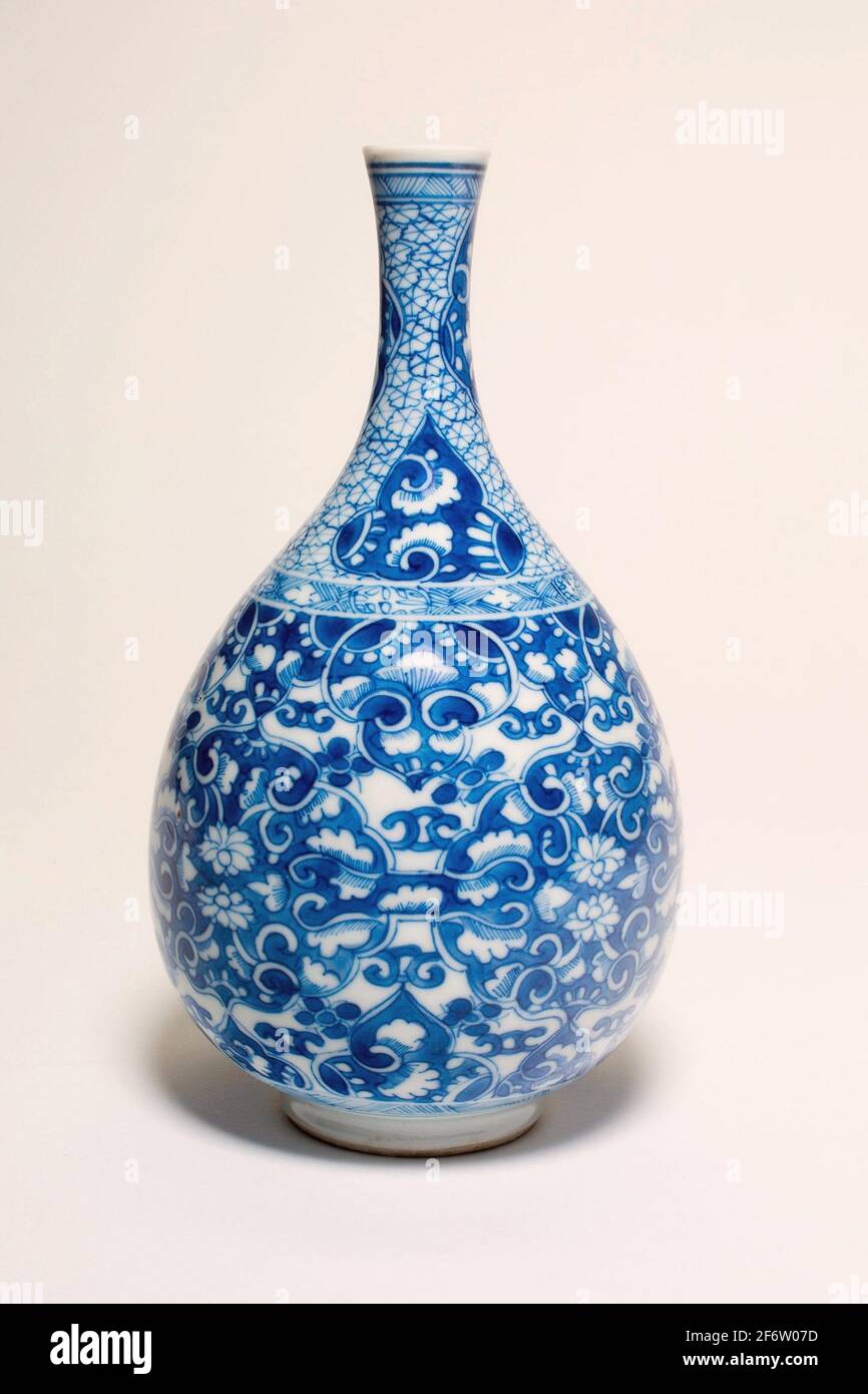 Pear shaped vase hi-res stock photography and images - Alamy