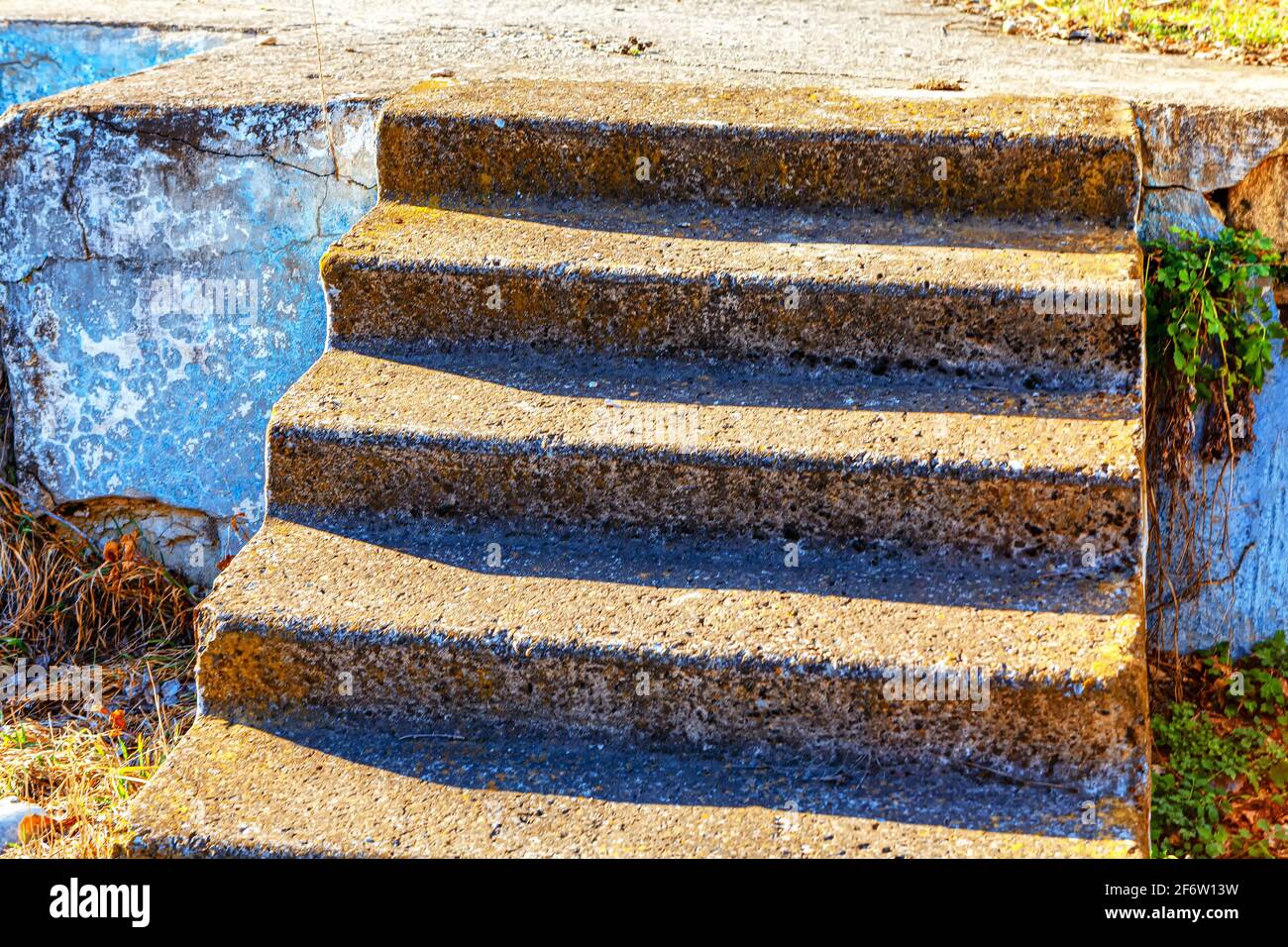 Stone stairs of ruined abandoned building Stock Photo - Alamy