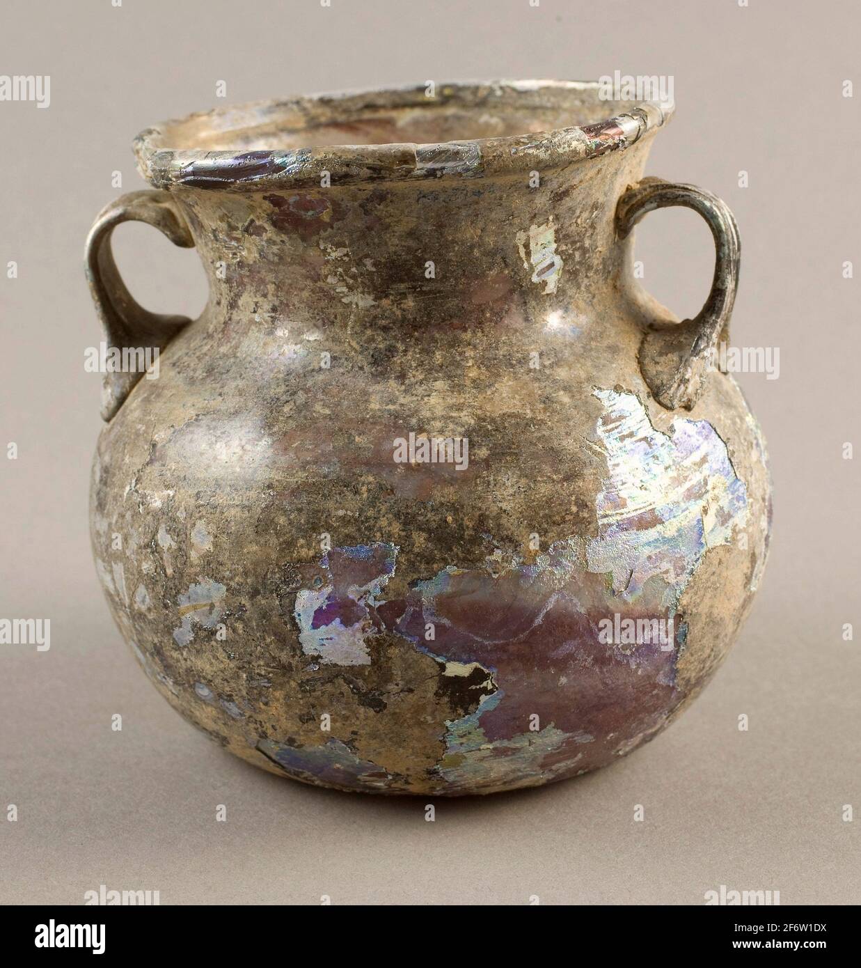 Roman glass jar hi-res stock photography and images - Alamy