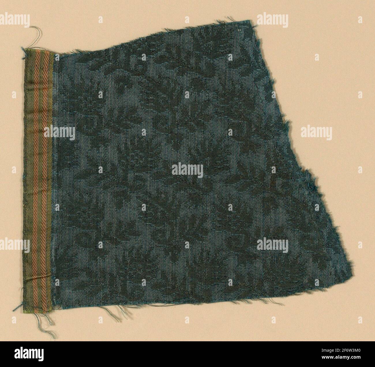 Warp faced satin weave hi-res stock photography and images - Alamy