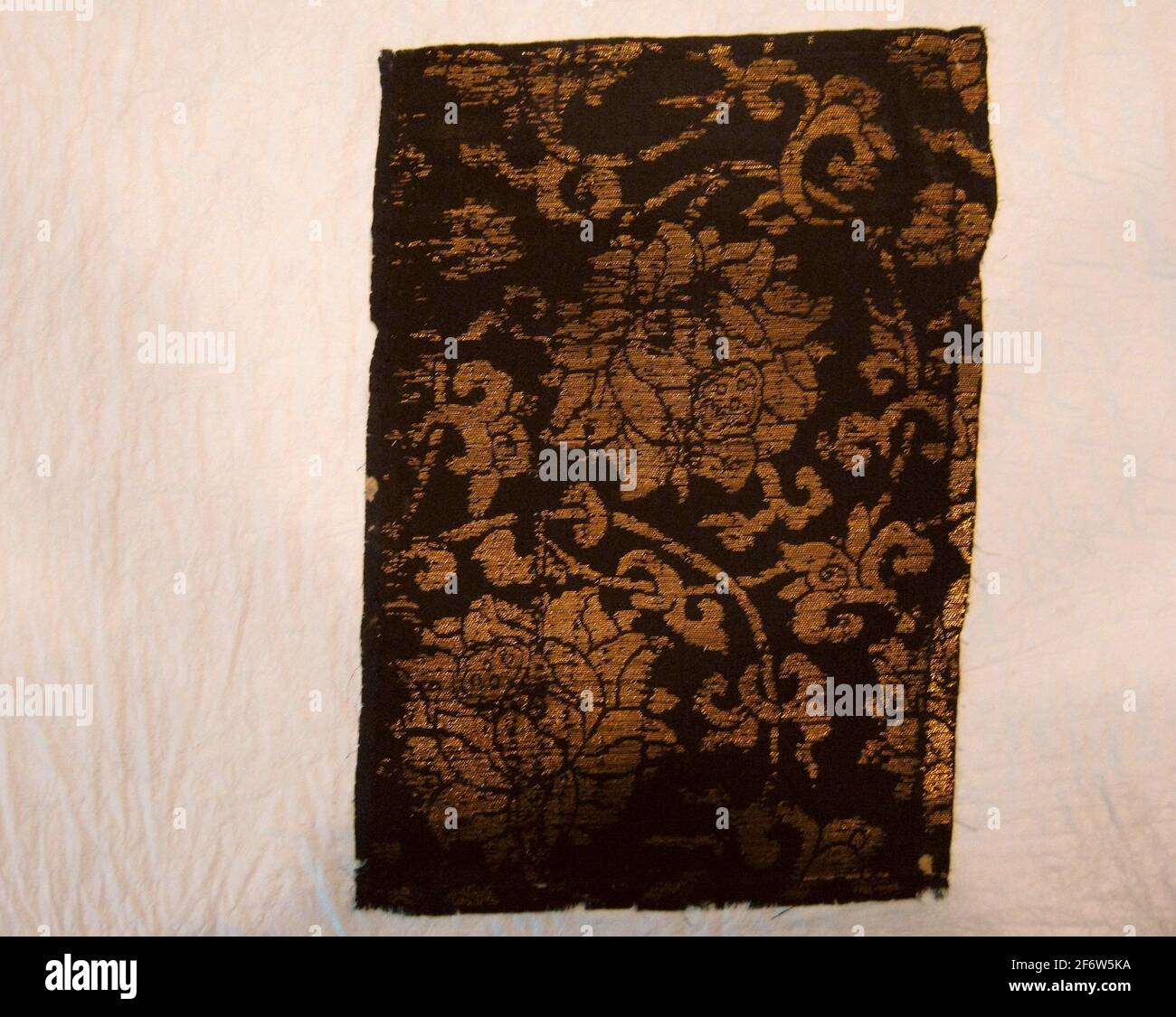 Plain compound satin silk gilt paper hi-res stock photography and ...