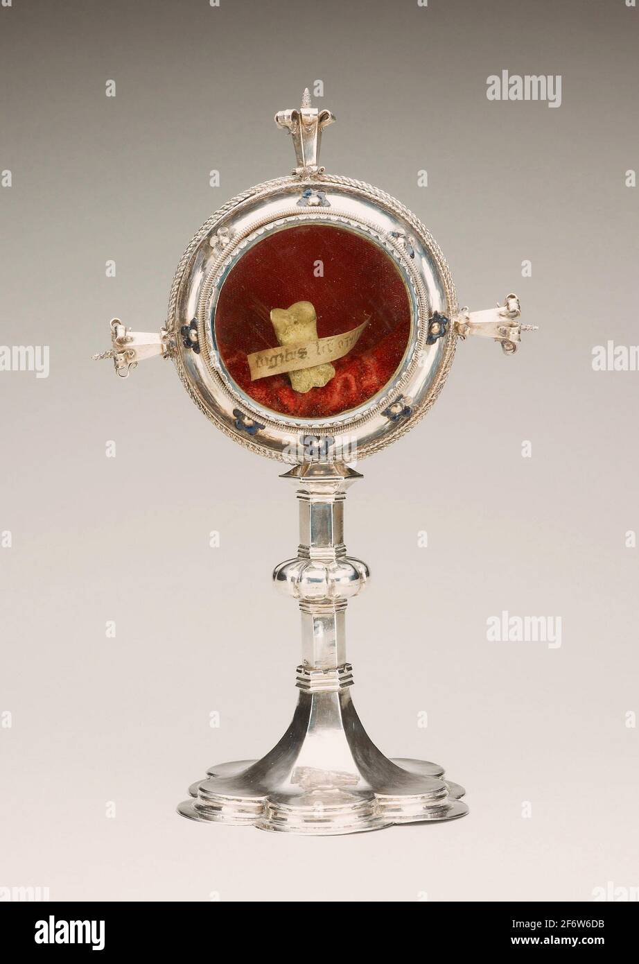 Silver rock crystal and enamel hi-res stock photography and images - Alamy